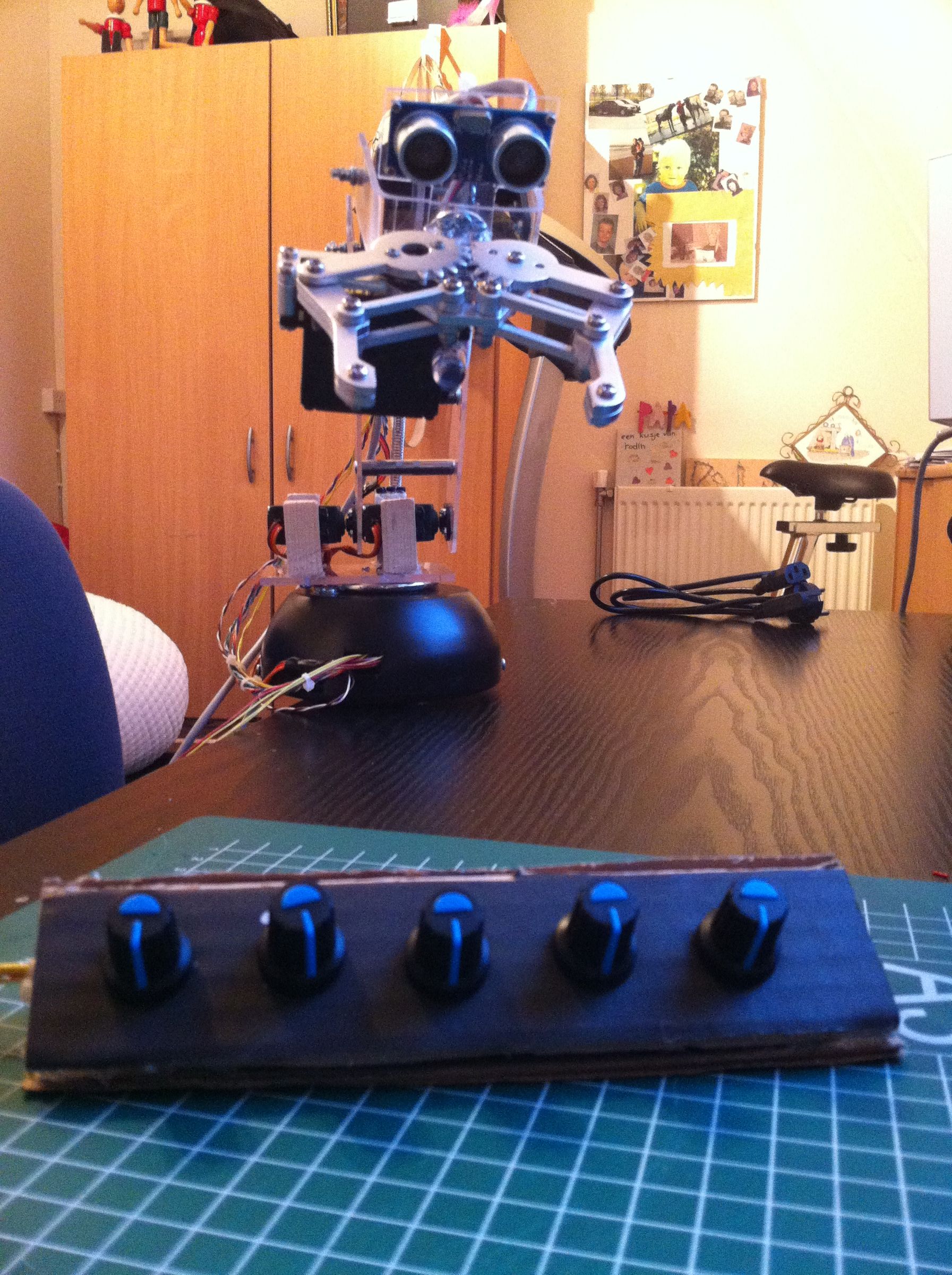 How to Build a Robotic Arm : 9 Steps - Instructables