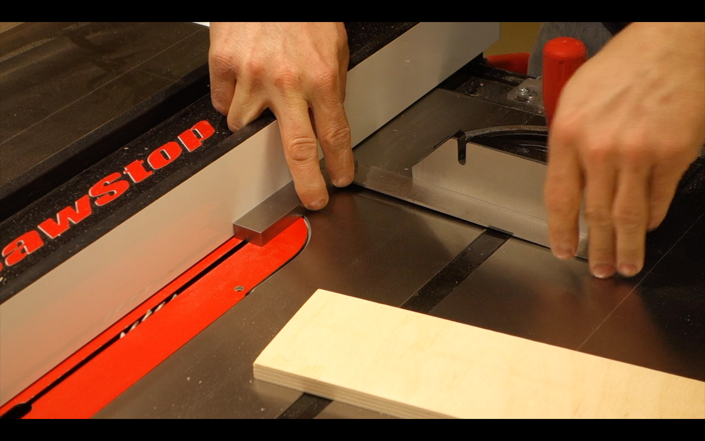 Make It - Adjustable Router Fence : 7 Steps (with Pictures) - Instructables