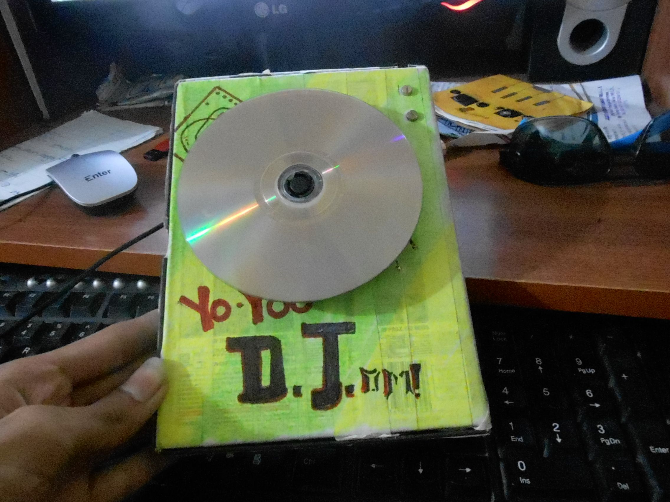 (diy) DJ Scratch-er : 3 Steps - Instructables