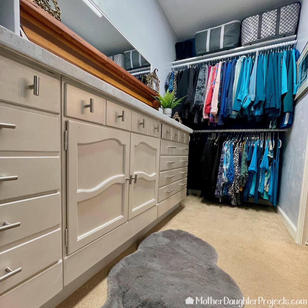 DIY Walk-in Closet Makeover With Epoxy Countertop : 8 Steps - Instructables