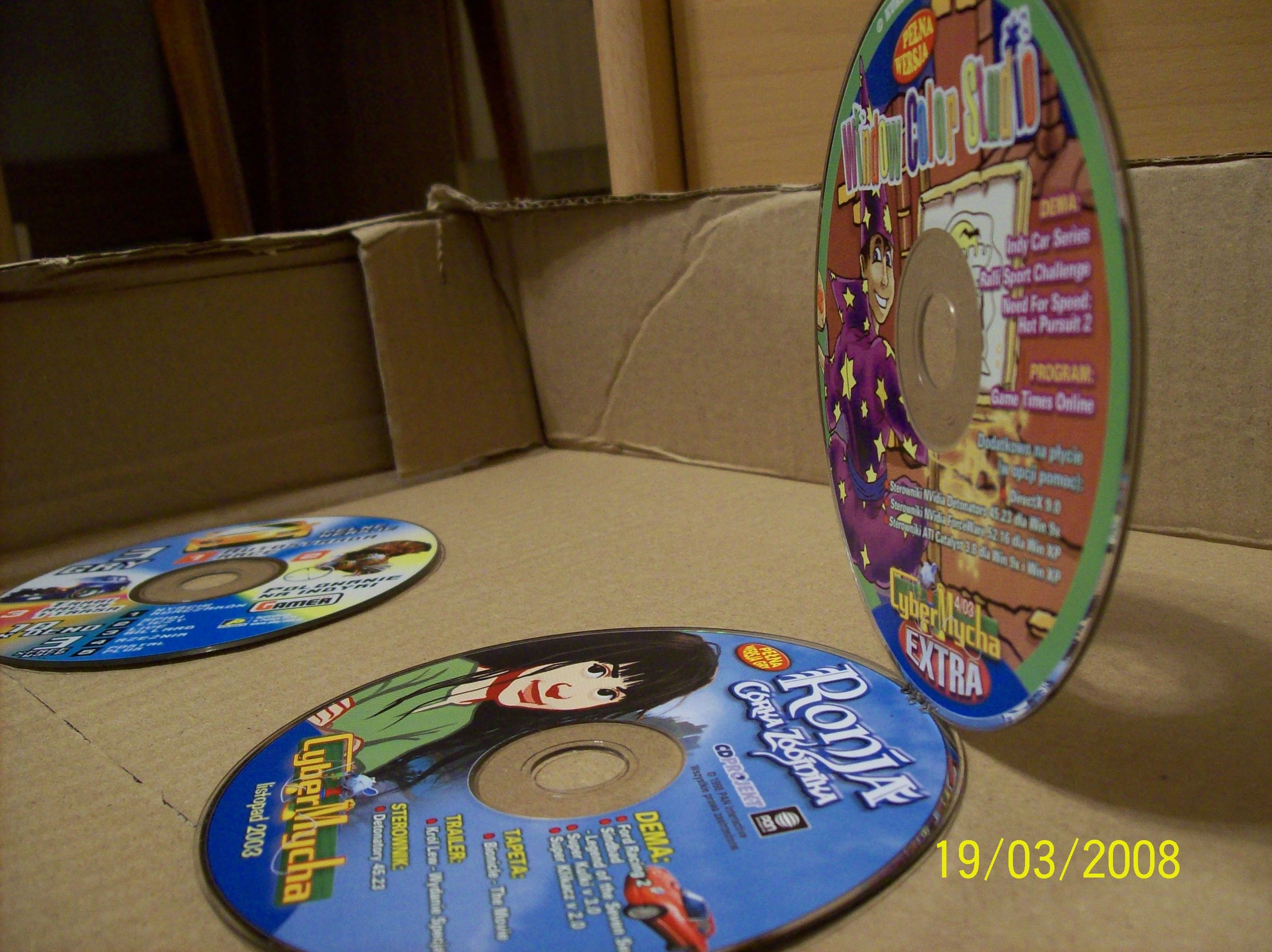 CD Lamp Shade : 3 Steps - Instructables