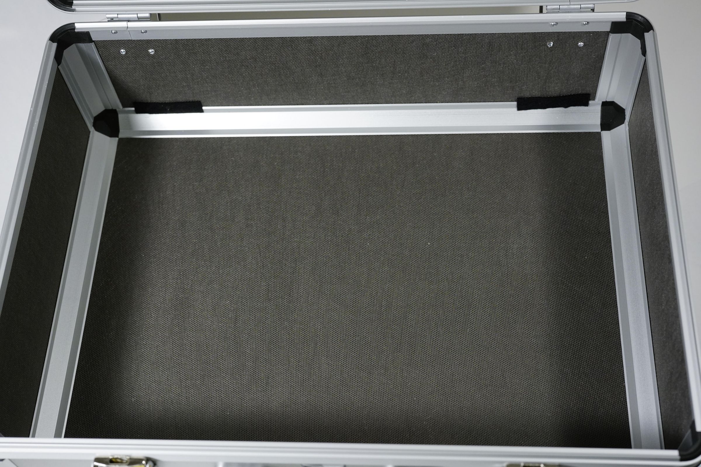 Cyberpunk Themed Briefcase Computer : 8 Steps (with Pictures ...