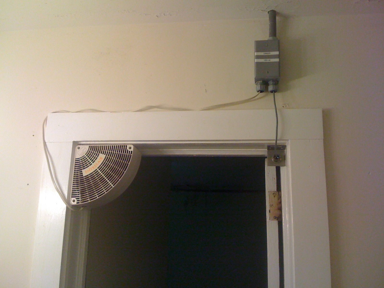 Bathroom Status Indicator Lights and Automatic Switch : 4 Steps (with ...