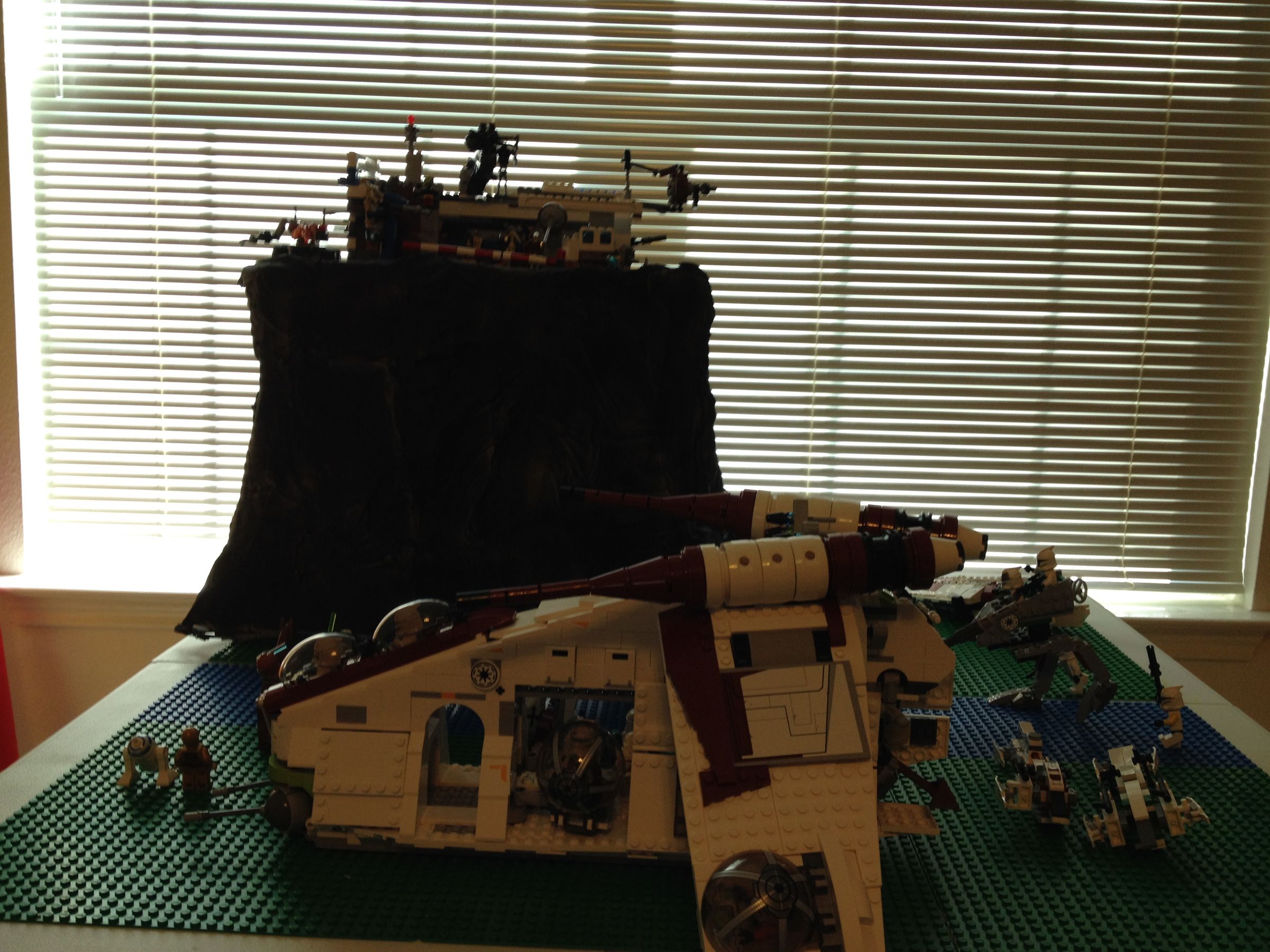 Lego Droid Repair Factory (Lego, 3D Printing, 3D Pen, Paper Mache, LED ...