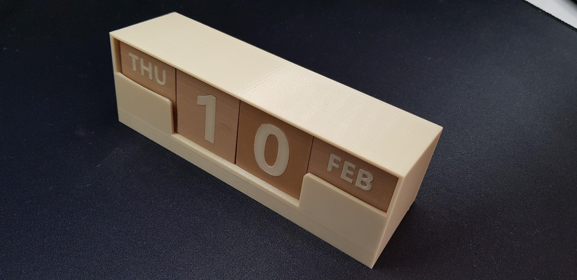 Desk Calendar Cubed : 8 Steps (with Pictures) - Instructables