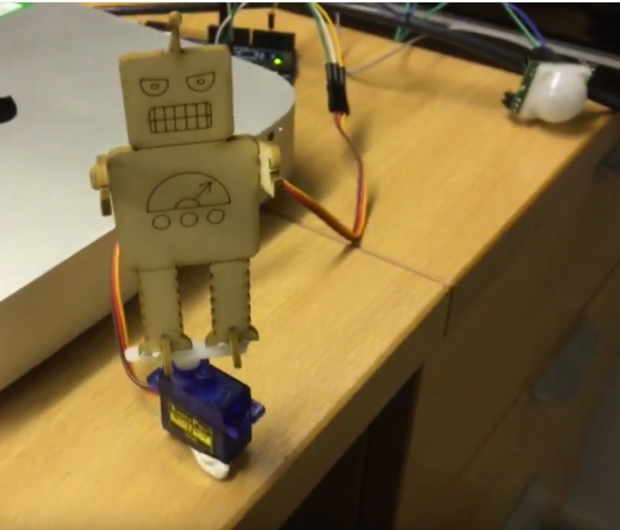 Motion Activated Servo : 4 Steps - Instructables