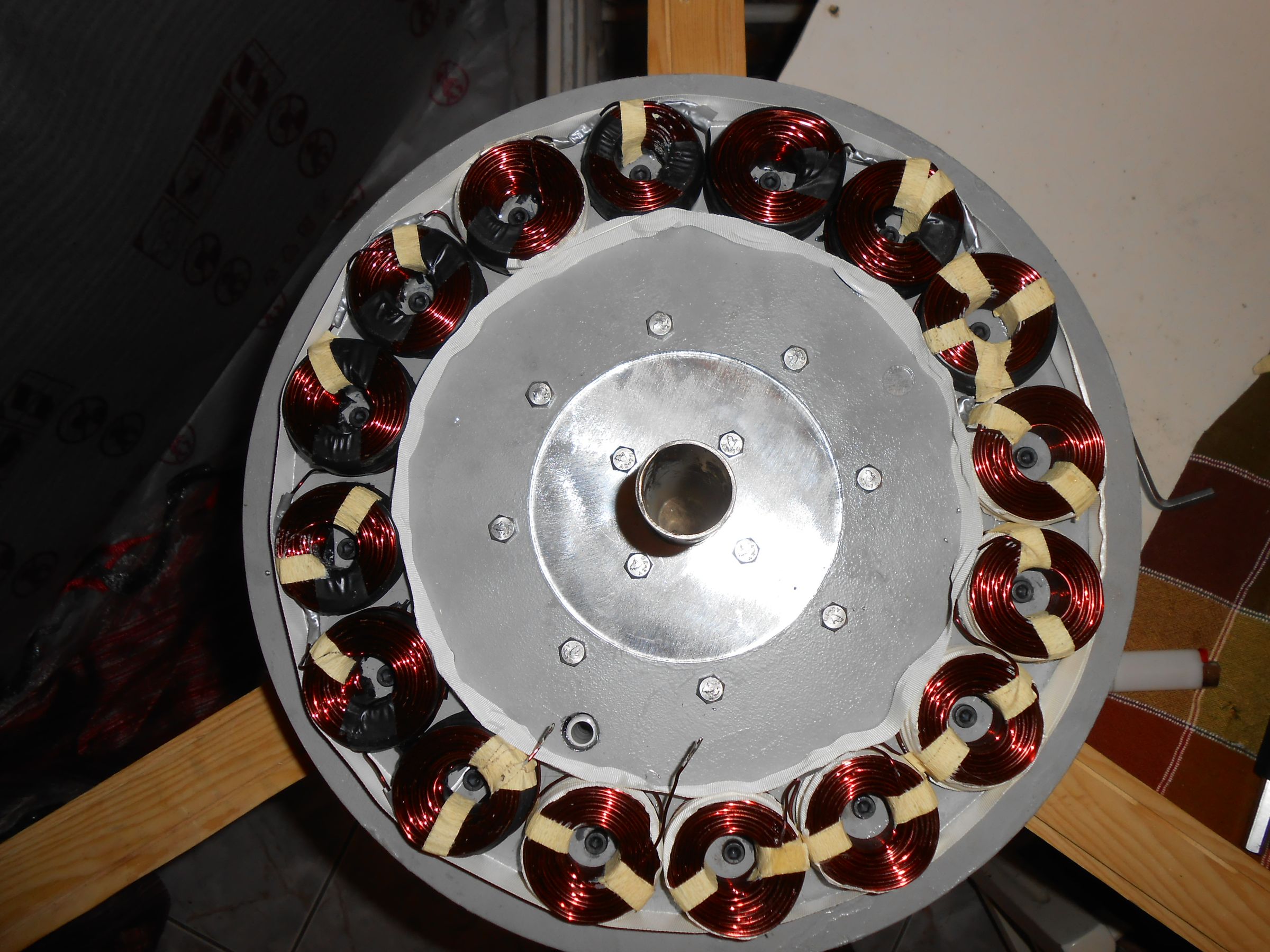 My Vertical Axis Wind Tuebine : 3 Steps - Instructables