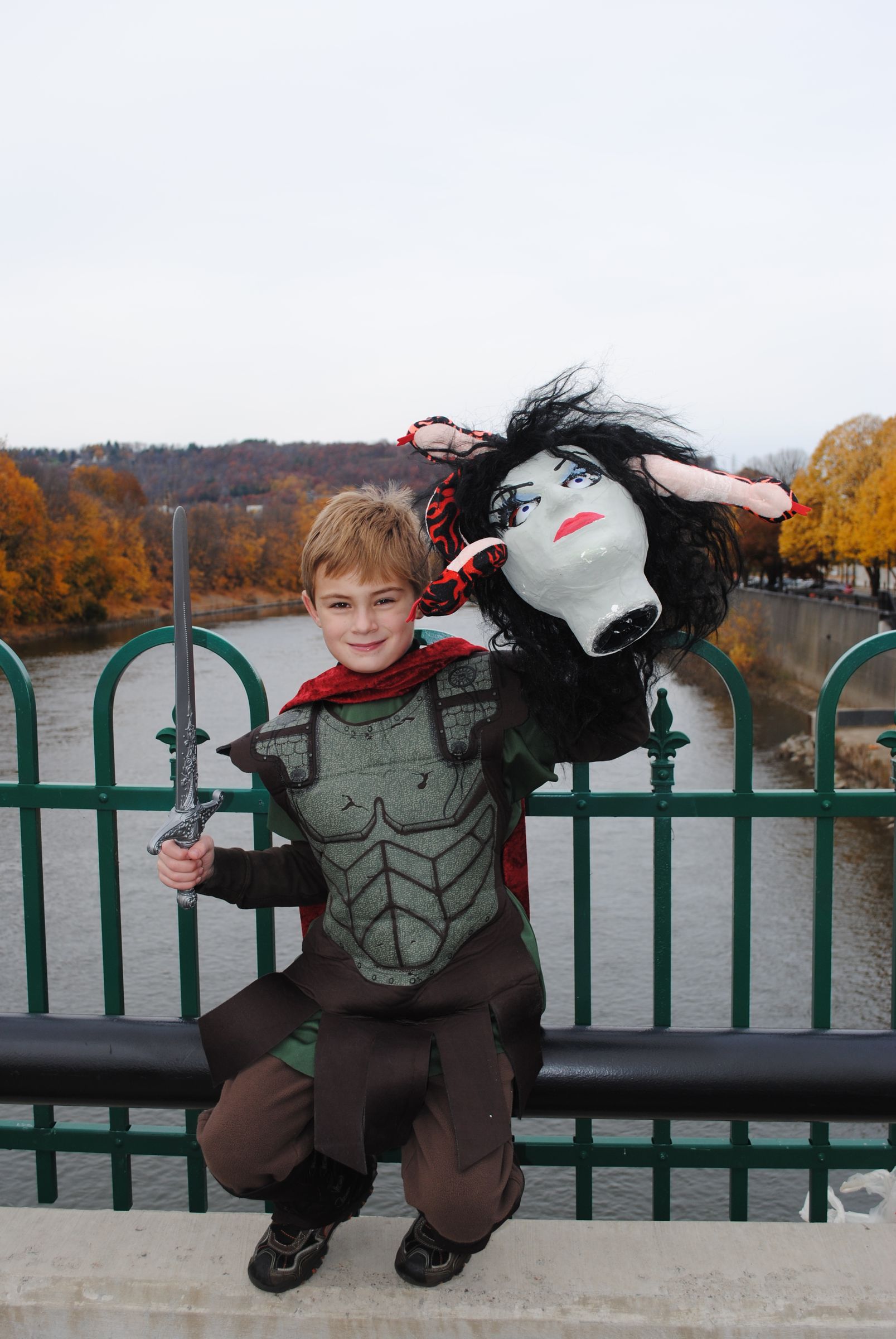 Medusa's Head Candy Carrier (for Perseus Costume) : 9 Steps - Instructables