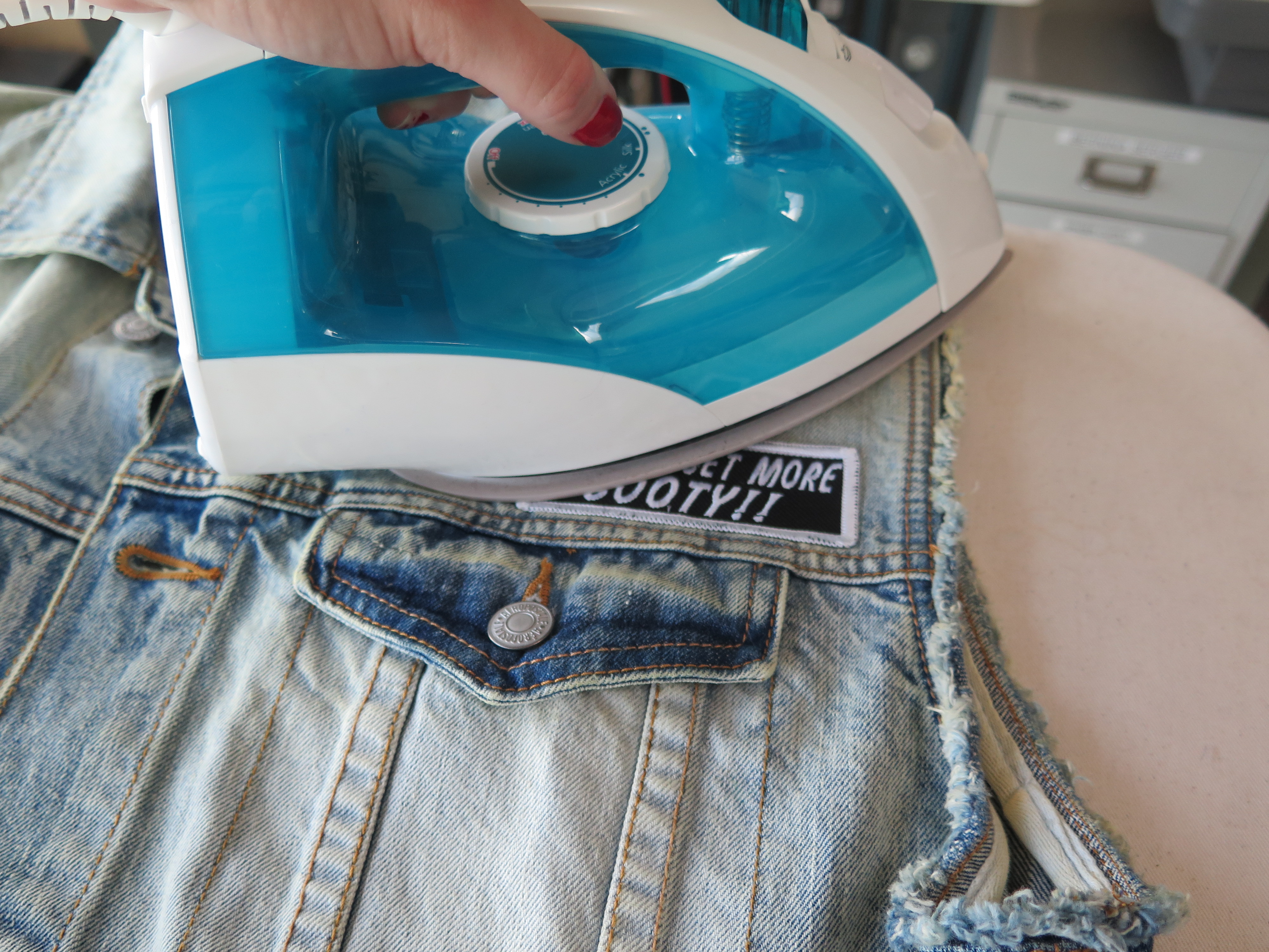 Sew a Patch on a Jacket : 3 Steps (with Pictures) - Instructables