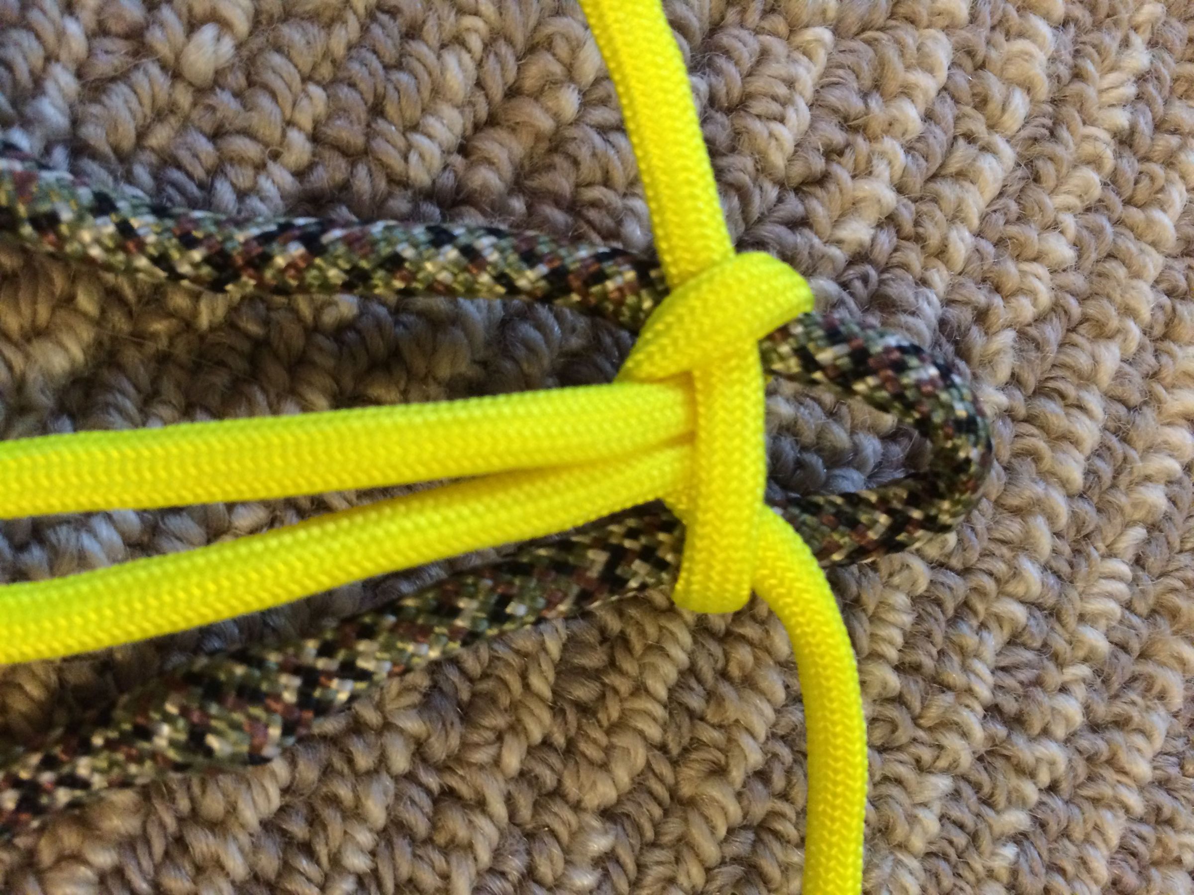 The Jagged Ladder Paracord Bracelet : 5 Steps - Instructables