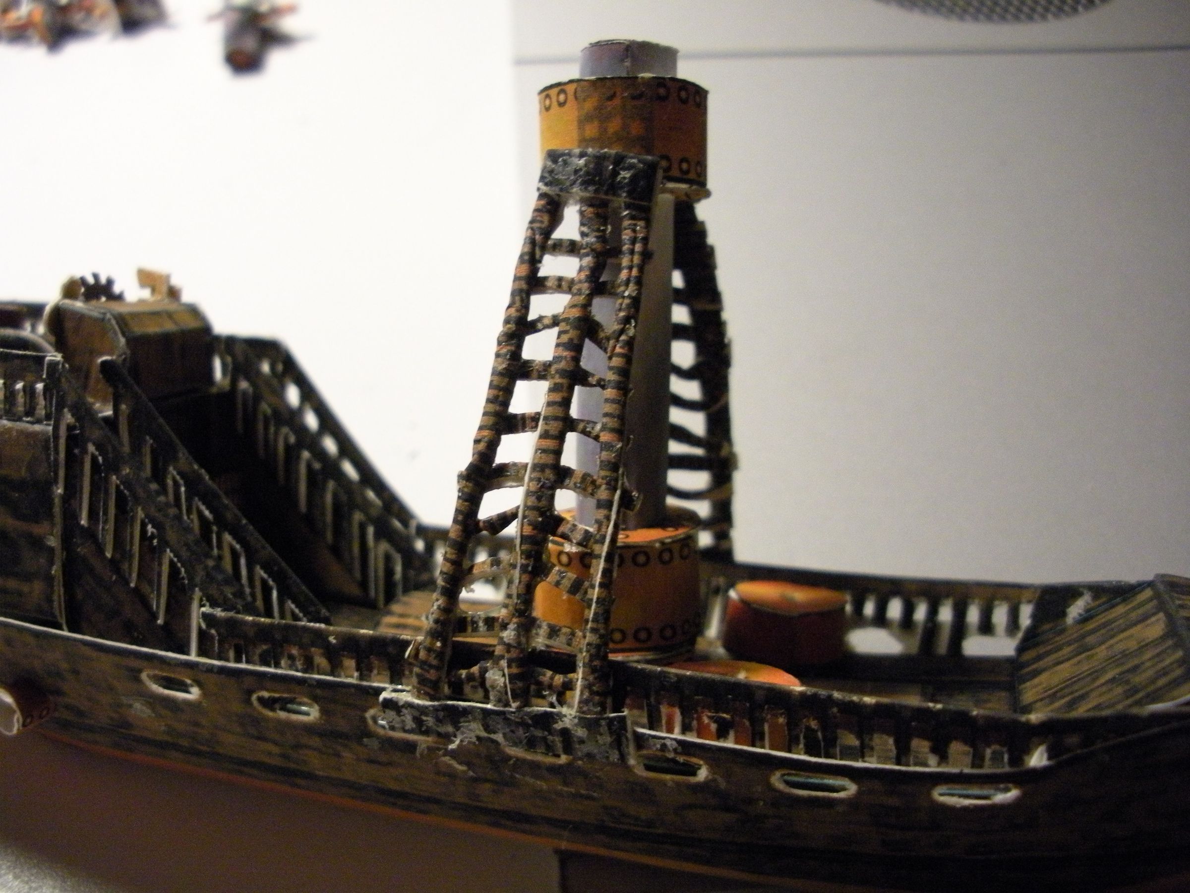 Papercraft Airship: Hull Part 2 : 6 Steps - Instructables