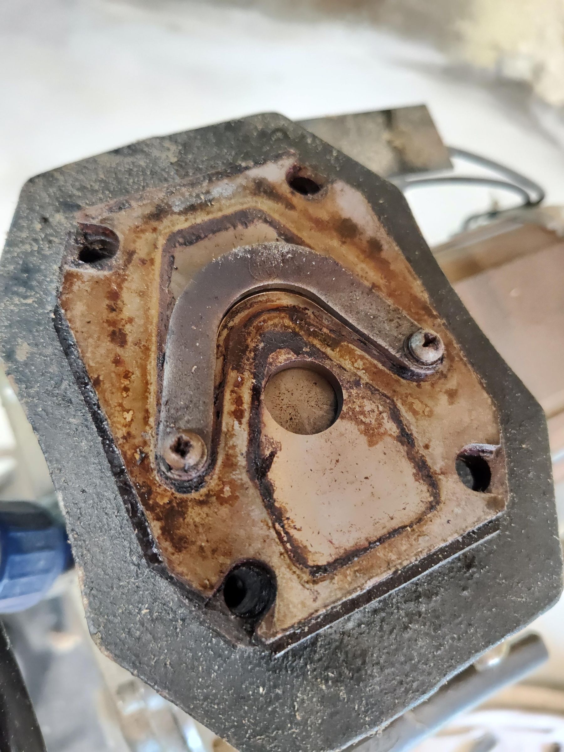 Repair a Blown Compressor Head Gasket : 7 Steps - Instructables