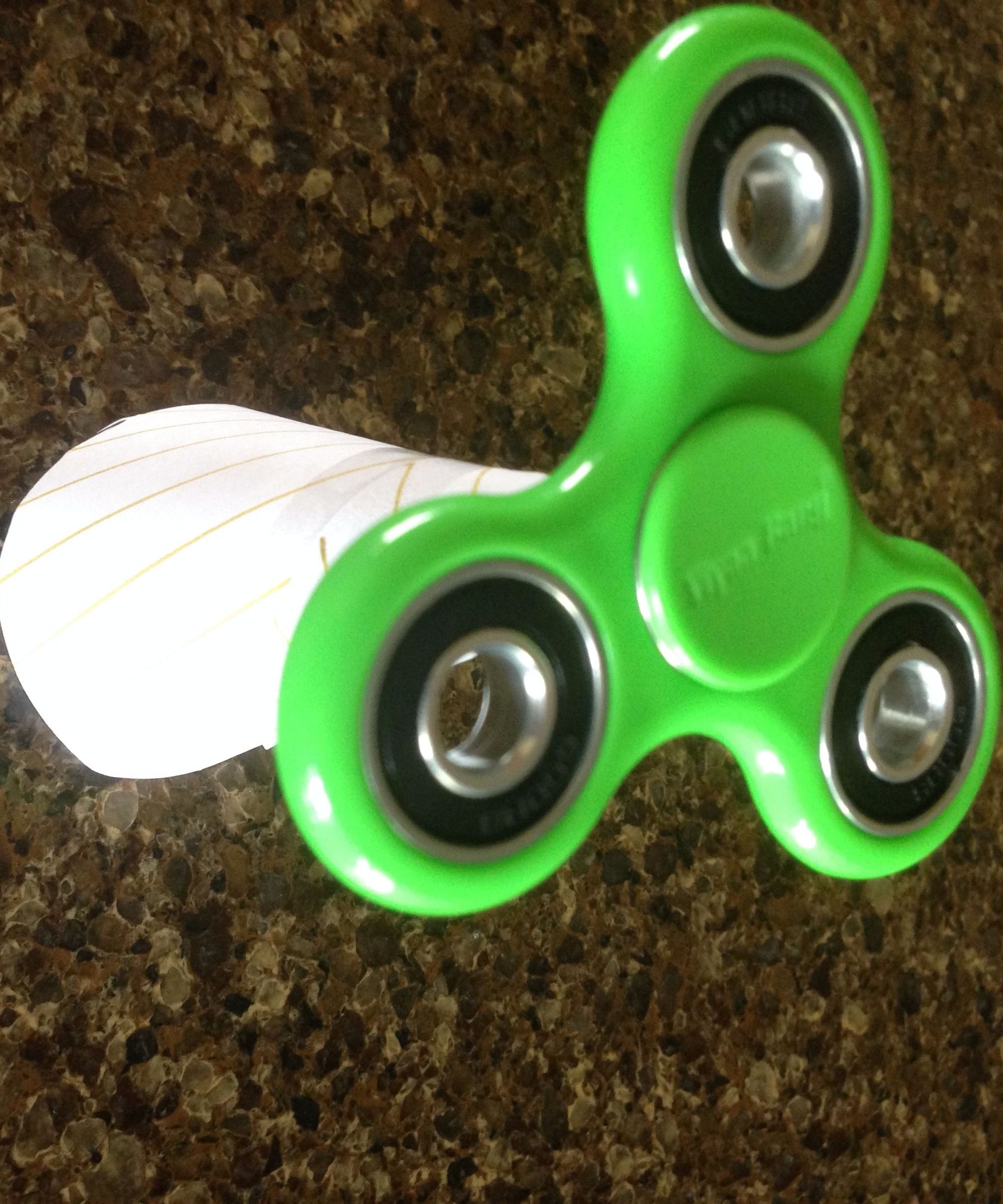1 Min Fidget Spinner Stand : 3 Steps - Instructables