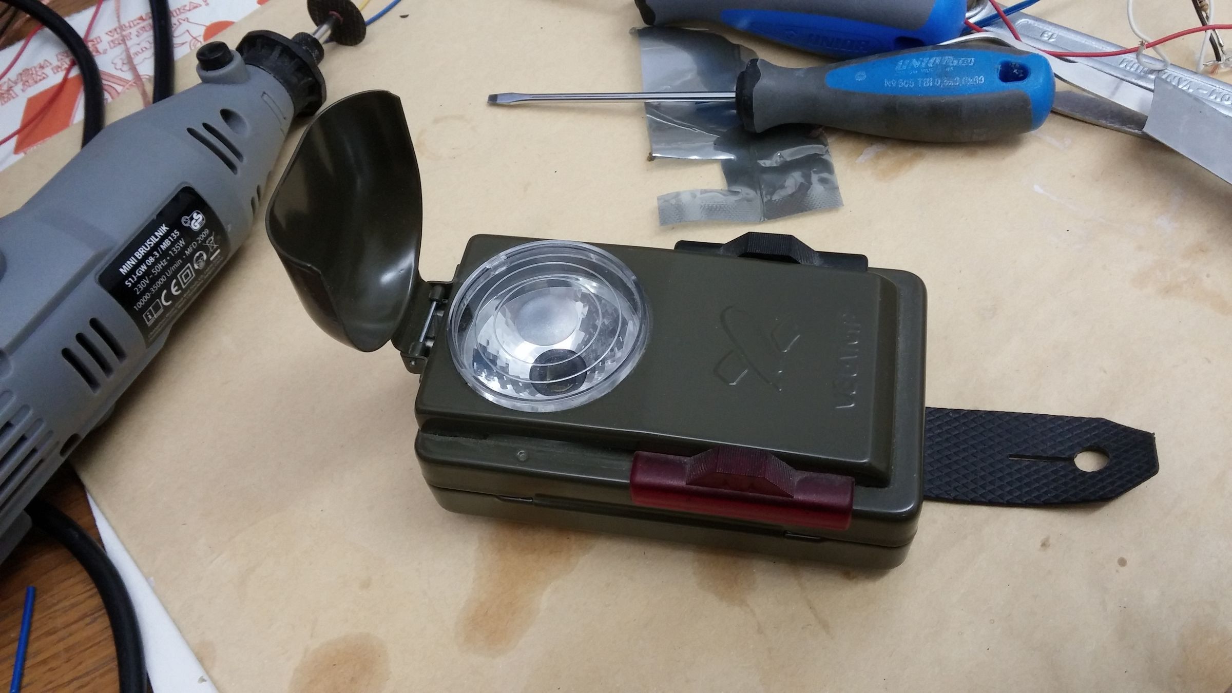 How I Made the Most Advanced Flashlight Ever : 10 Steps (with Pictures ...