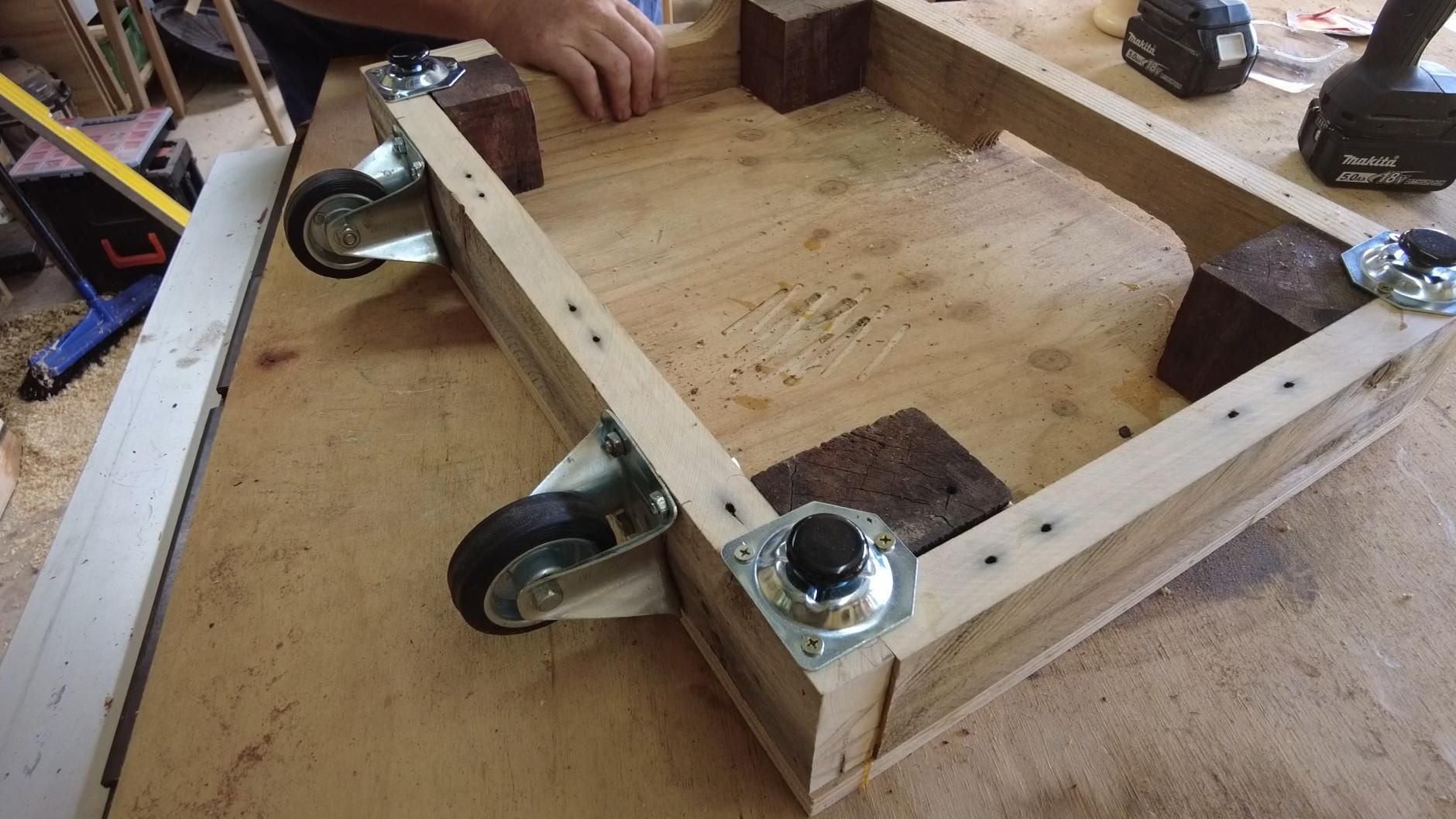 Arcade Machine for the Lounge Room - From a Pile of Old Pallets : 16 ...