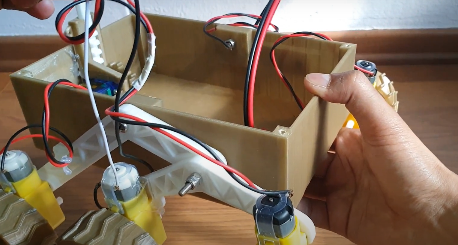 Working Model of Chandrayaan-3 Pragyan Lunar Rover : 6 Steps (with ...