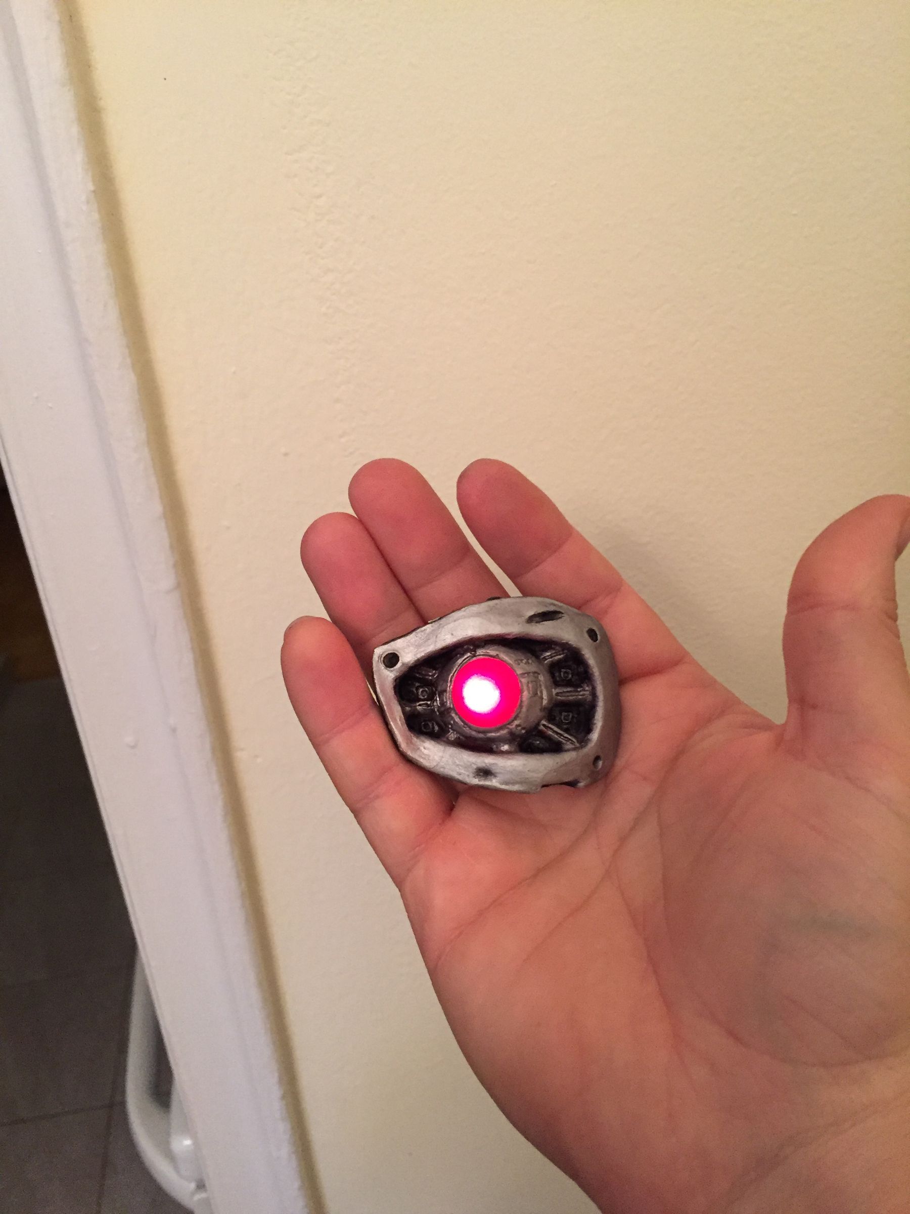 Terminator Glove and Eye : 15 Steps (with Pictures) - Instructables
