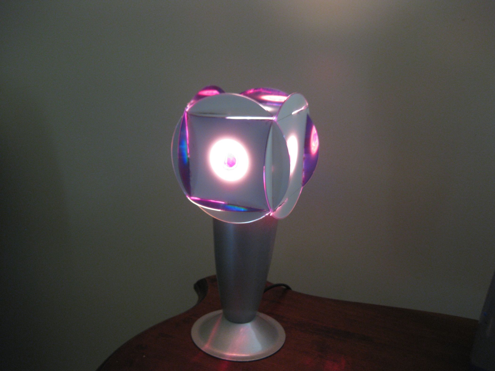 Cd Cube Lights : 4 Steps - Instructables