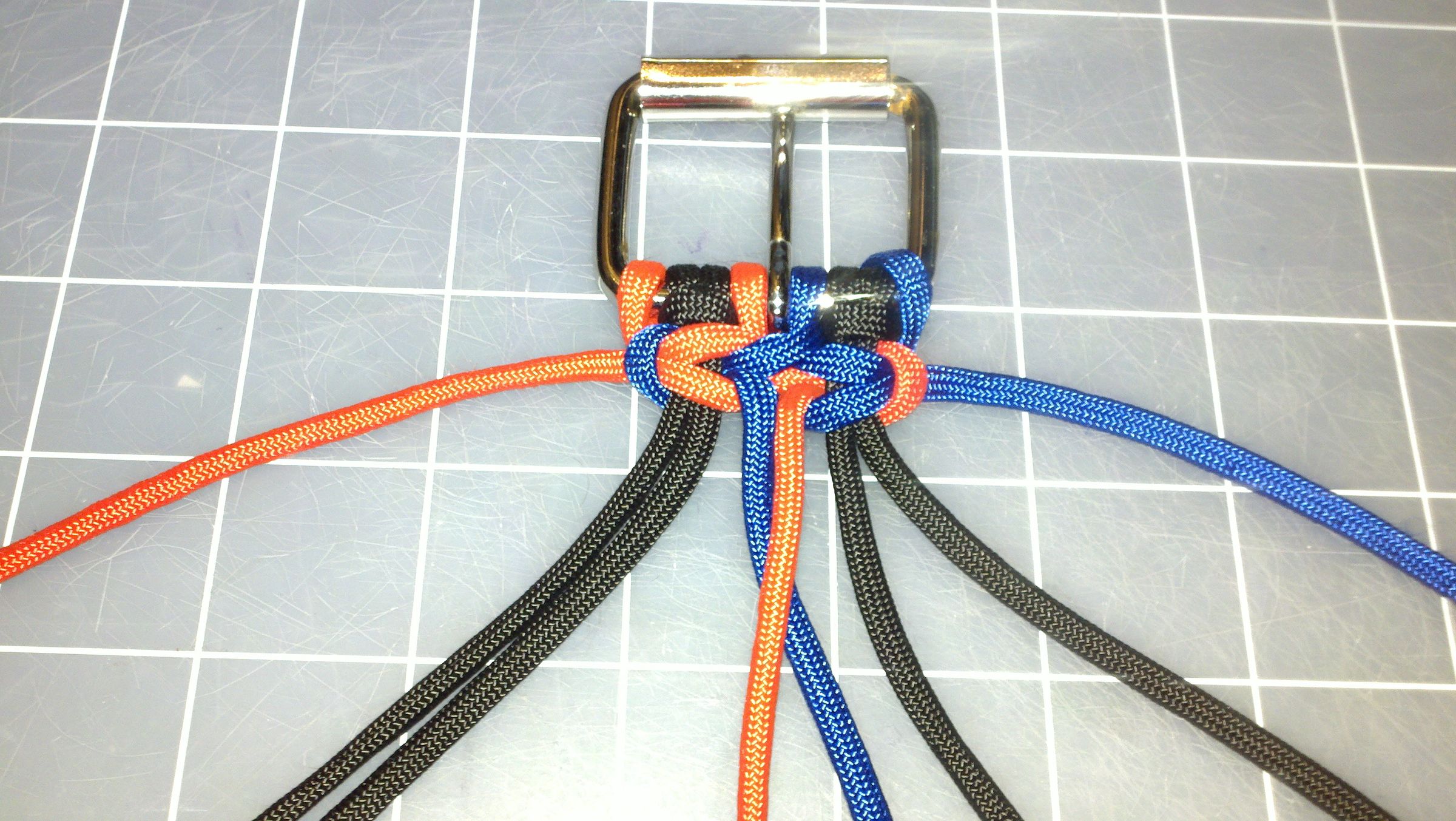 Double Cobra Knot Paracord Belt : 8 Steps (with Pictures) - Instructables