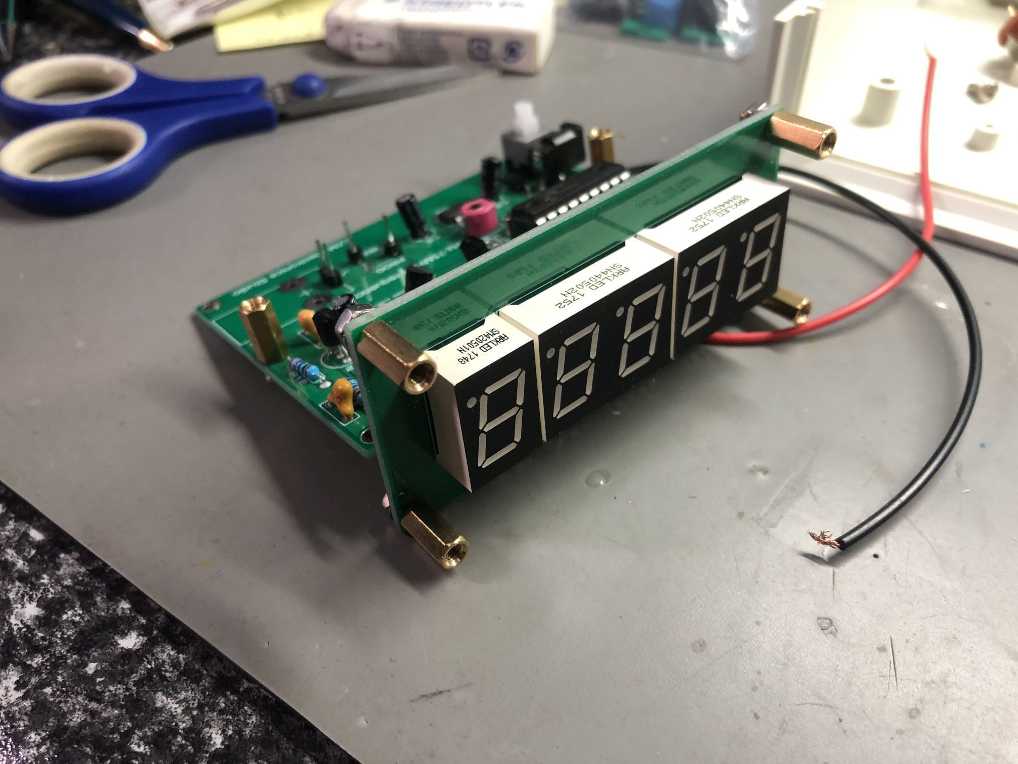 Build This 5Hz to 400KHz LED Sweep Signal Generator From Kits : 8 Steps ...