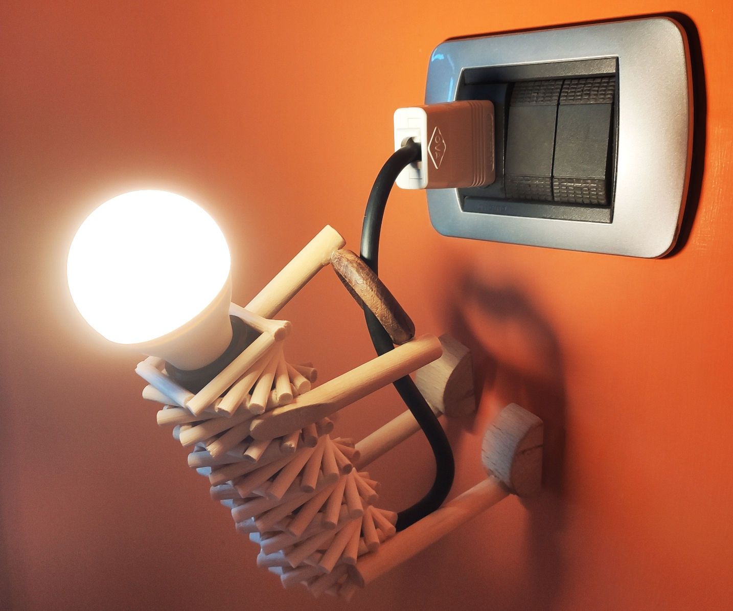 Wall Climber Lamp : 6 Steps (with Pictures) - Instructables