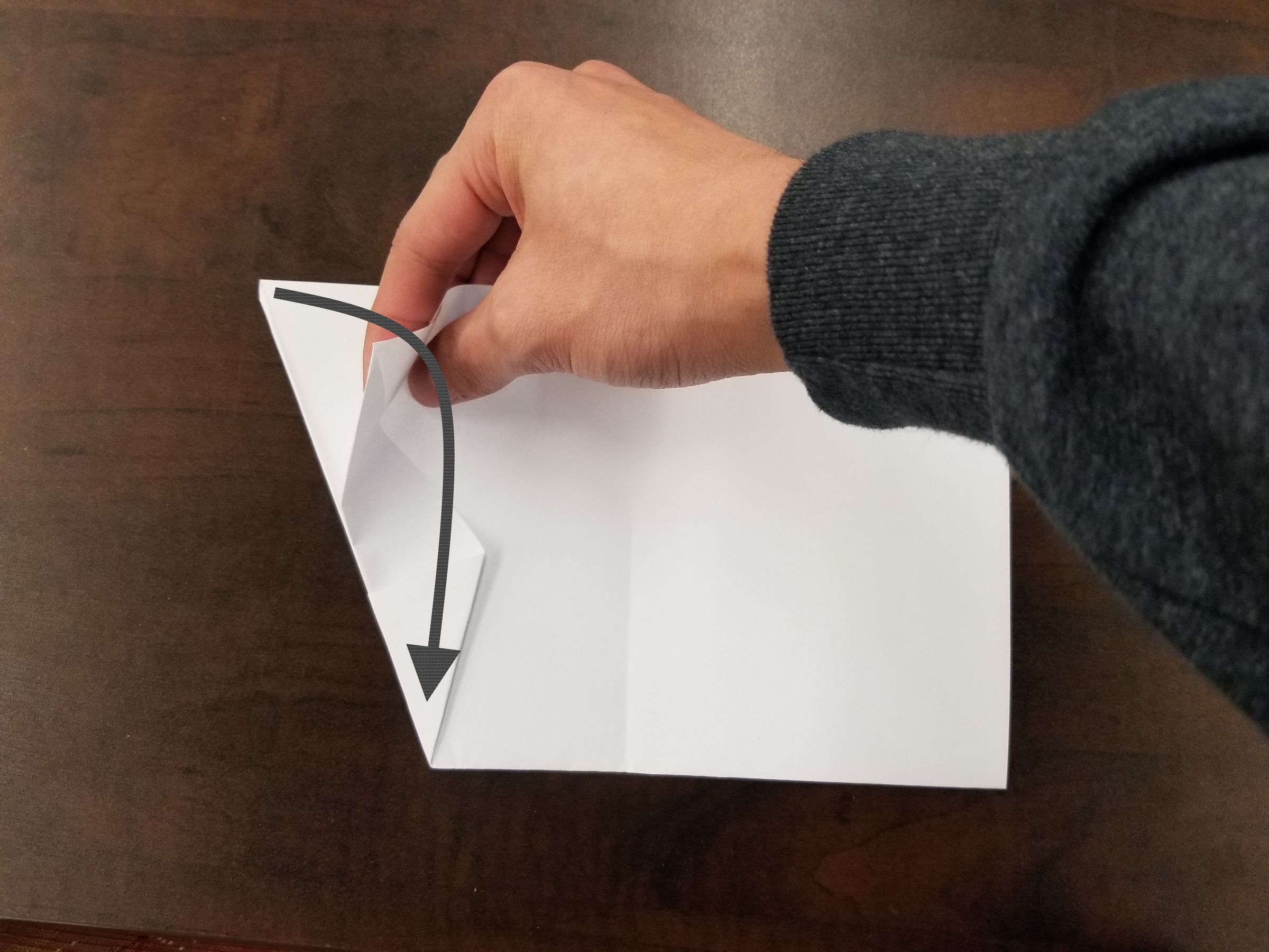 The Boomerang Paper Airplane : 17 Steps - Instructables