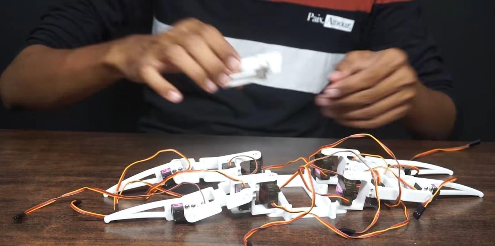 How to Make a WALKING SPIDER ROBOT at Home | 3D Printed Crawling Robot ...