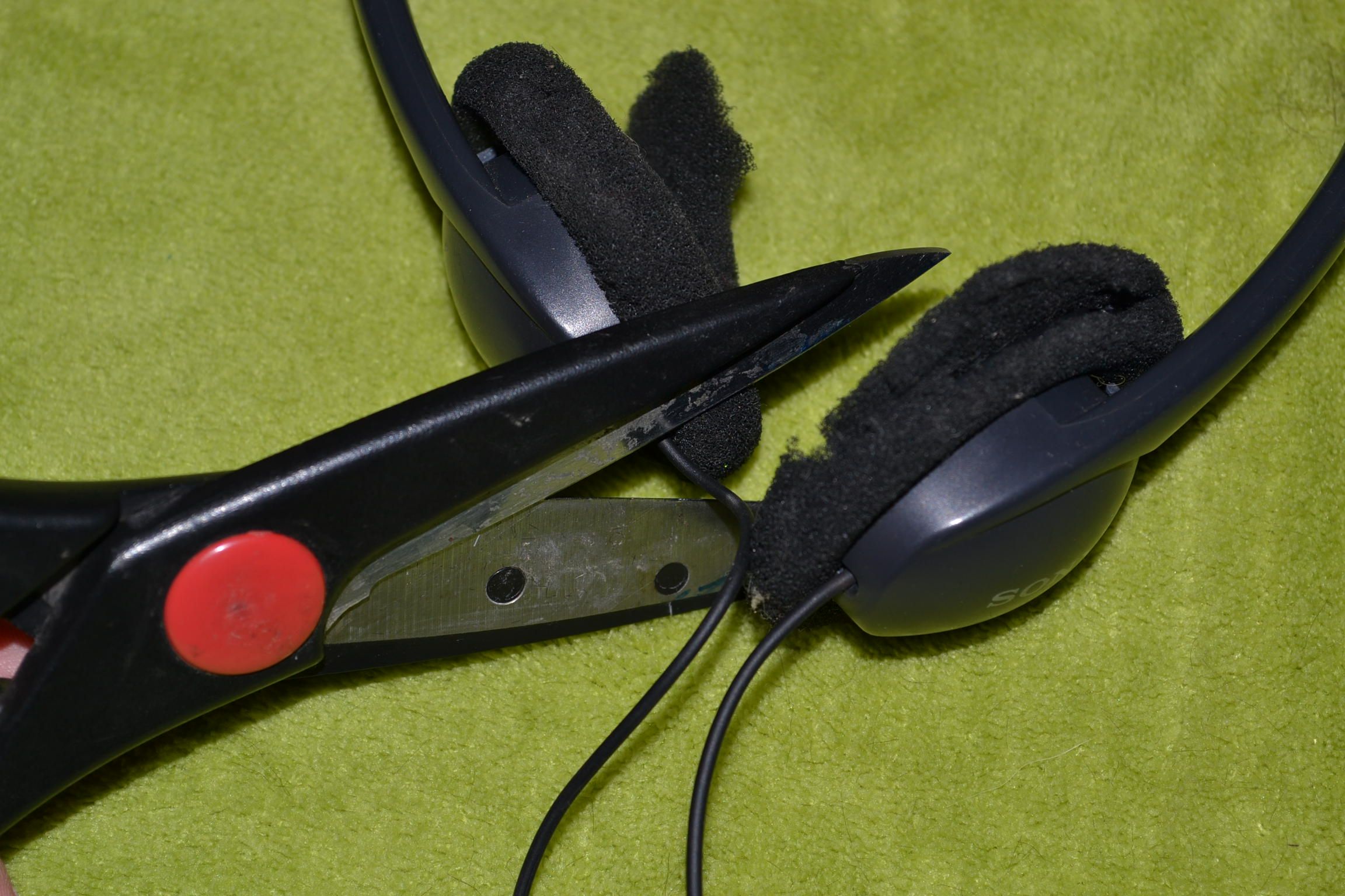 ♻ FROM (old) HEADPHONE TO EARMUFF ♻ : 5 Steps (with Pictures ...