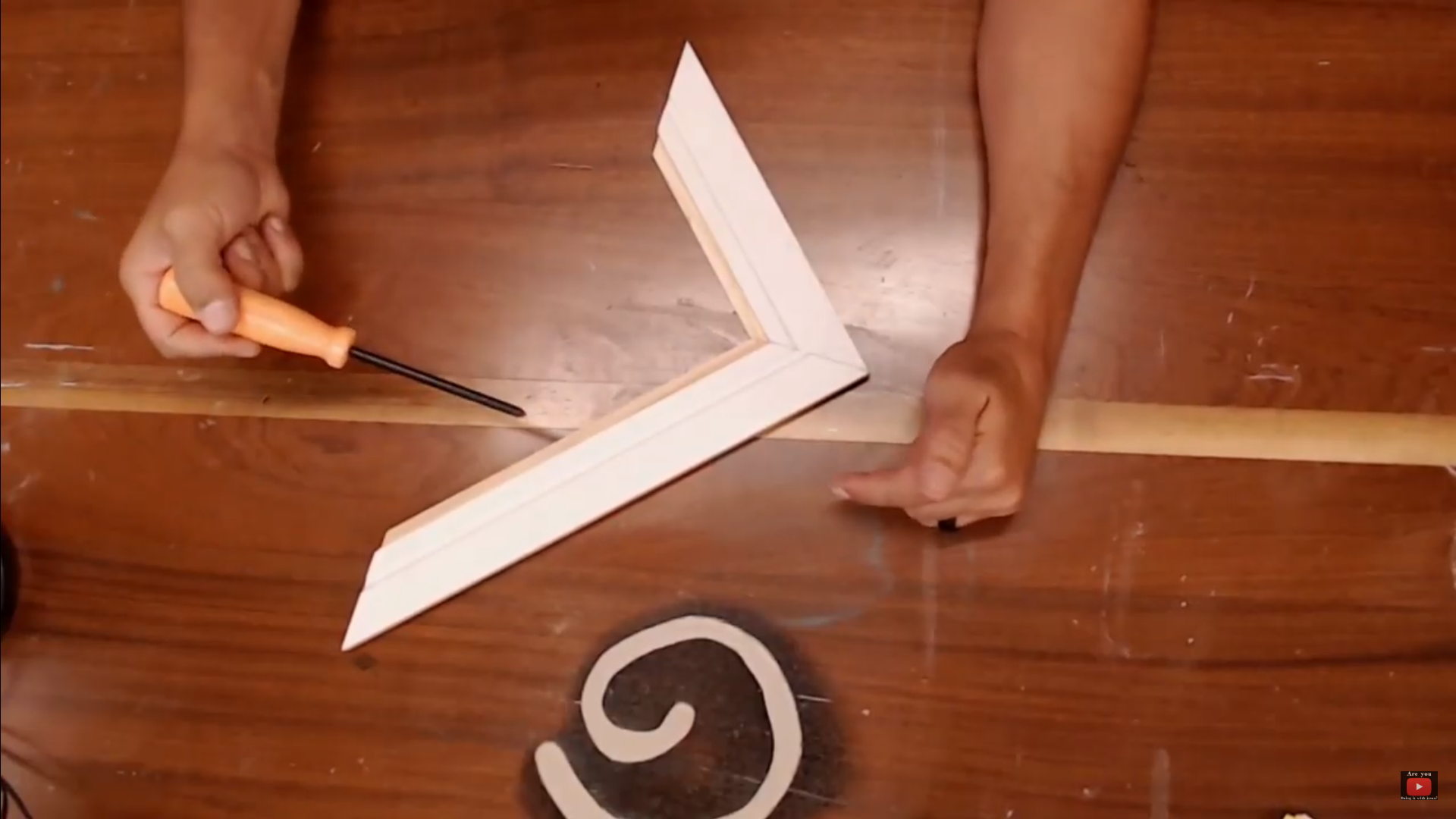 How to Make a Picture Frame for You Favorite Artwork! : 5 Steps ...
