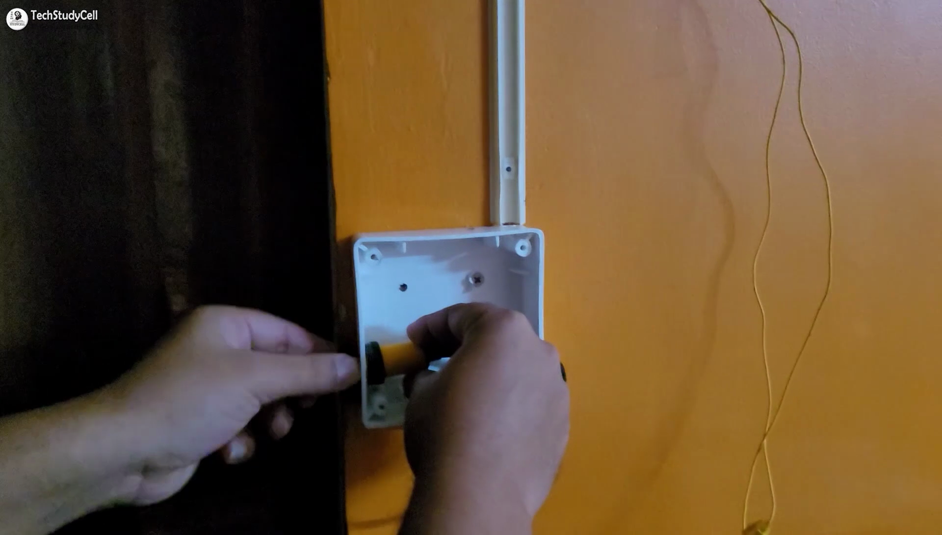 Motion Sensor Switch Using IR Proximity Sensor | CD4017 IC Projects ...