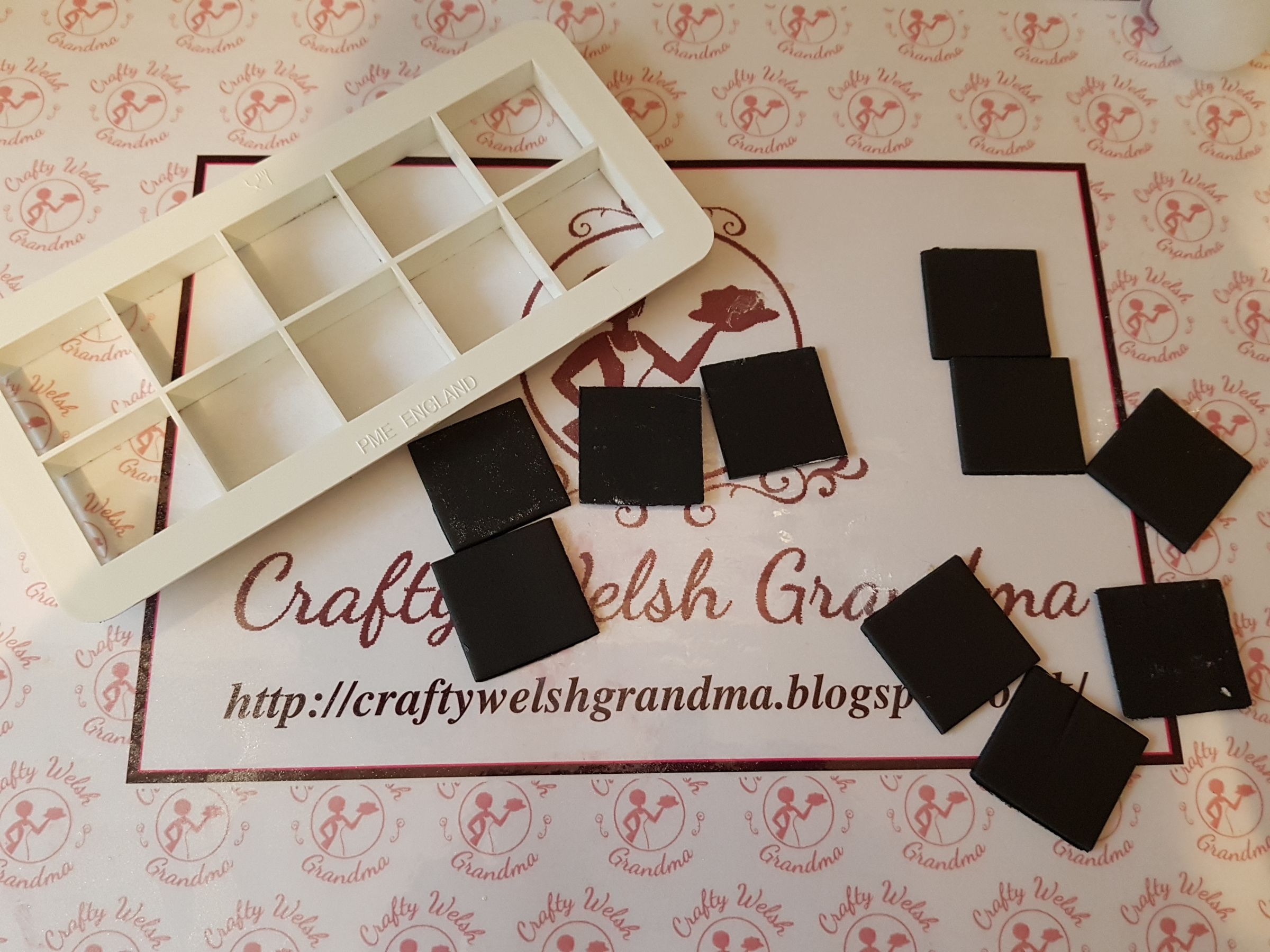 MInecraft Sword - From Fondant : 9 Steps - Instructables