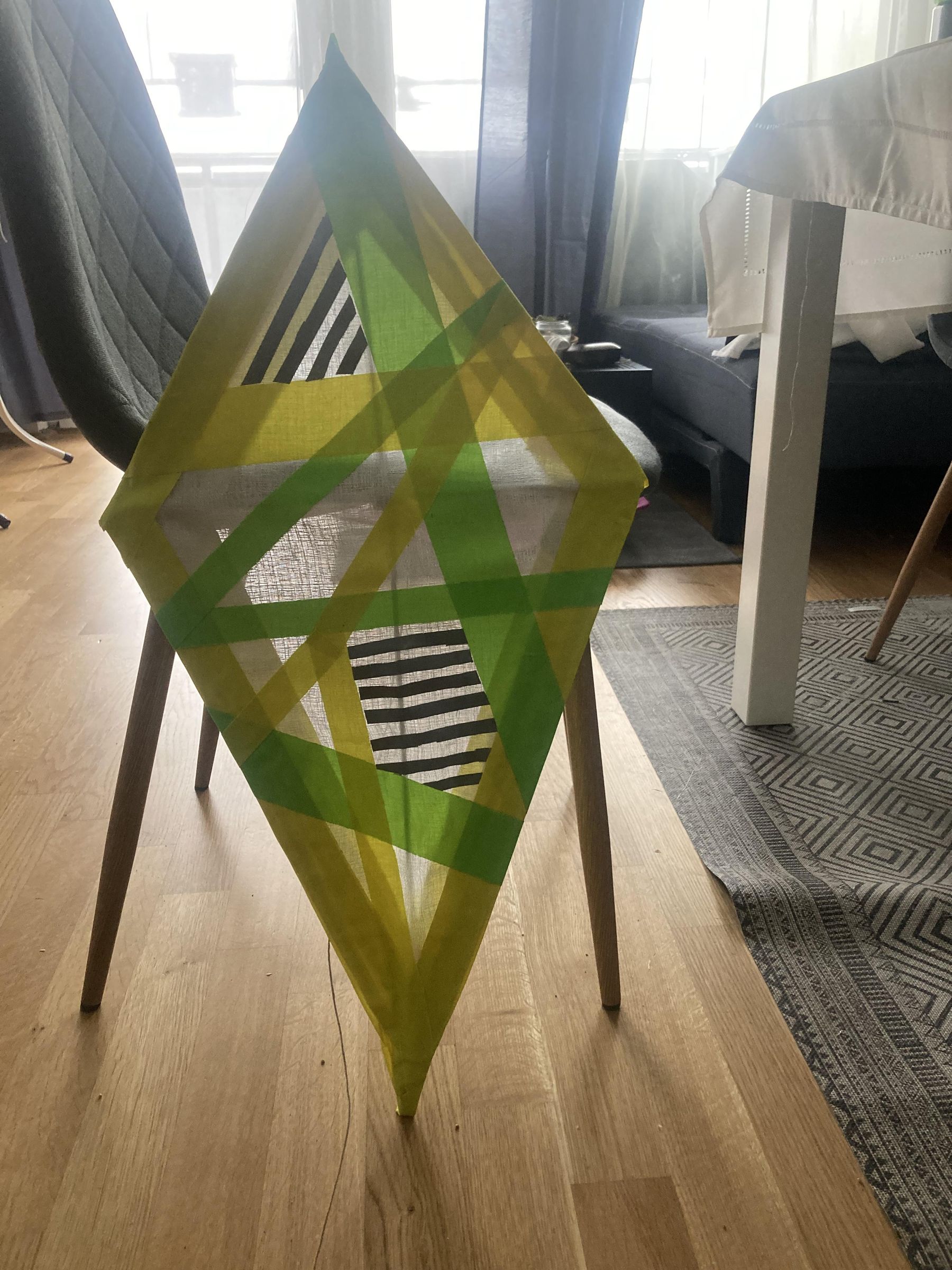 Tape-Art-Kite : 5 Steps - Instructables