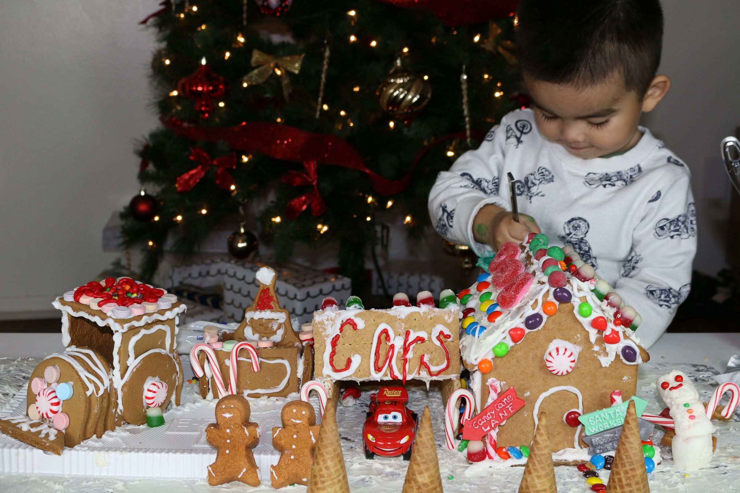 Gingerbread House for Kids (with Pictures) - Instructables
