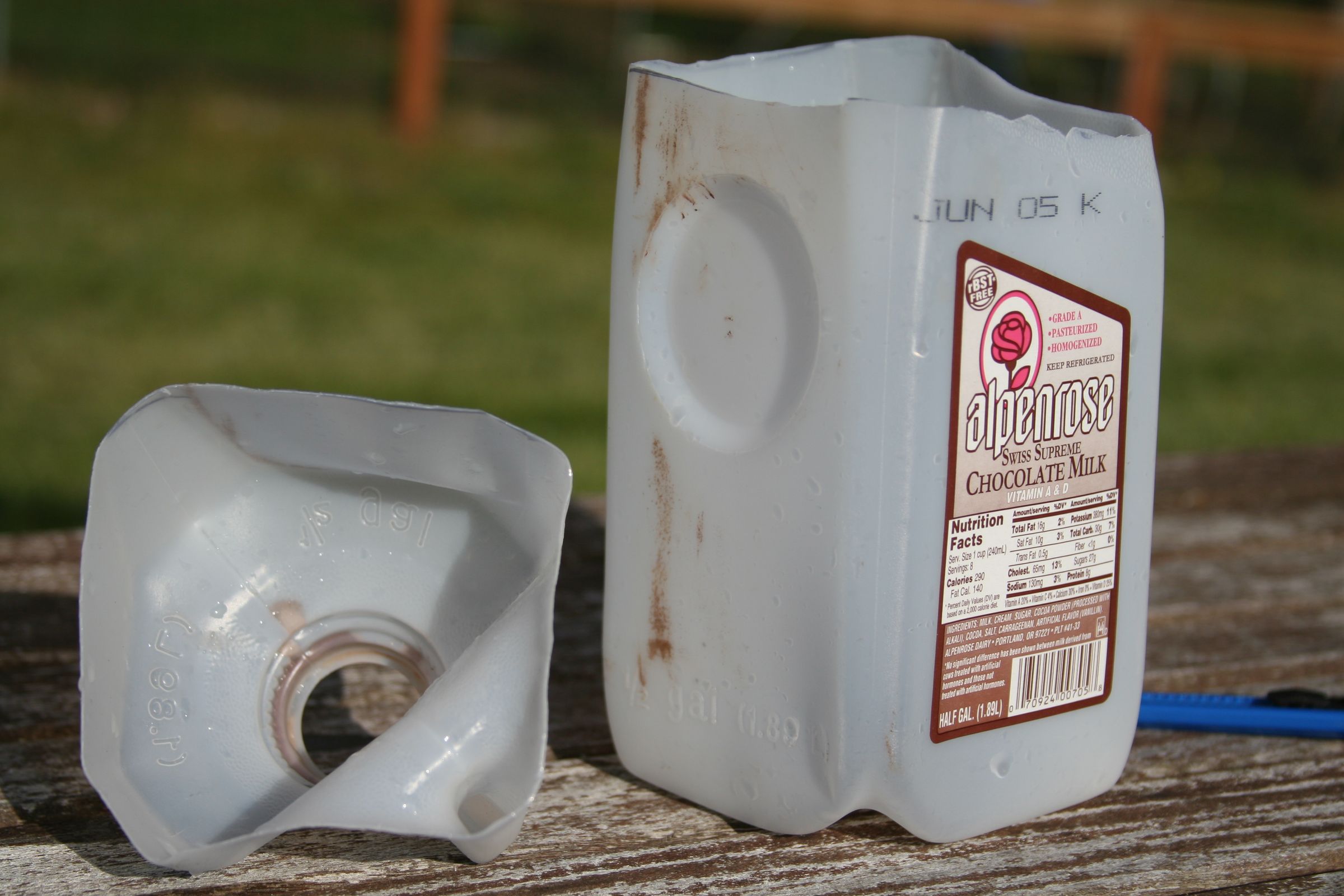 How to Make a Wasp Trap From an Old Plastic Jug. : 4 Steps - Instructables