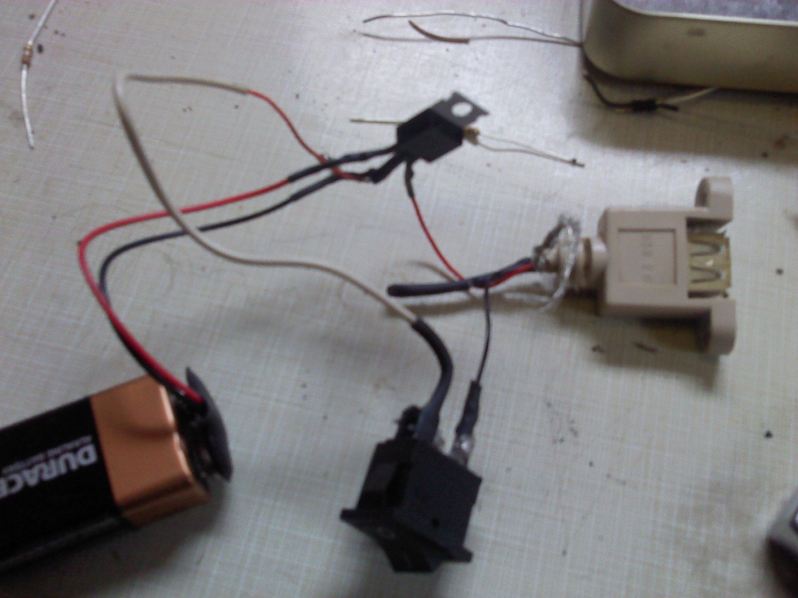 Simple 9v Usb Charger in an Altoids Tin : 4 Steps - Instructables