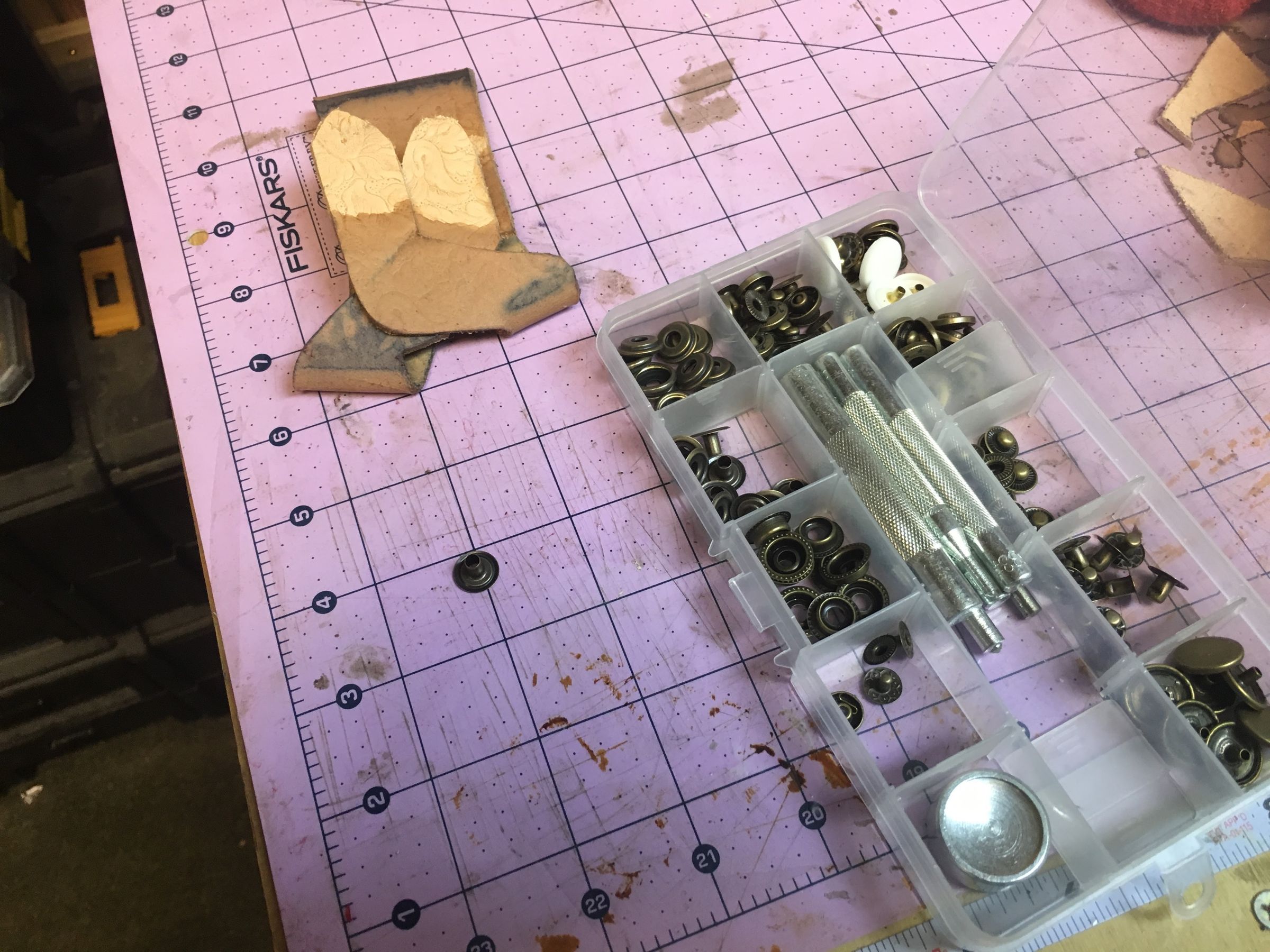 Custom Leather Caliper Holster : 8 Steps (with Pictures) - Instructables