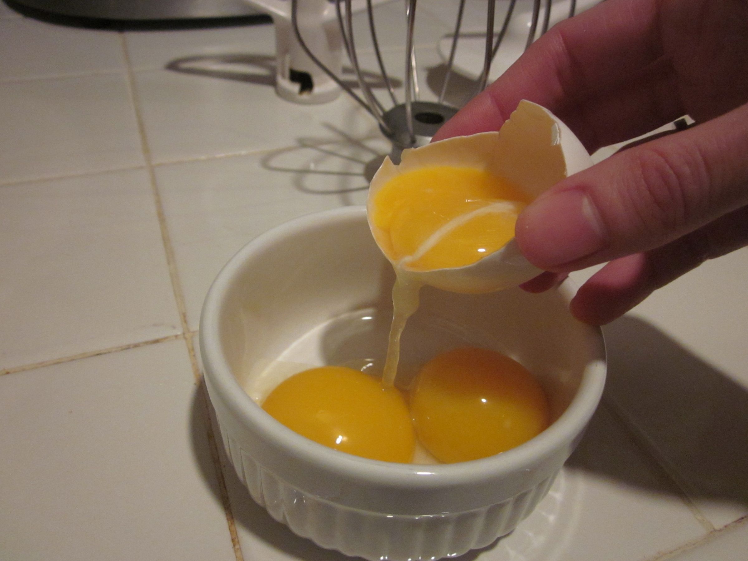 Separate Egg Whites Easily : 7 Steps (with Pictures) - Instructables