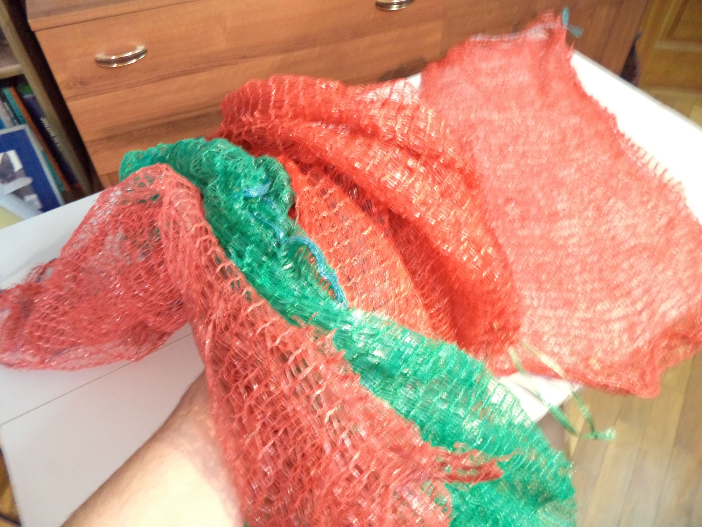 Fusing Vegatable Mesh Bags Into Plastic Sheets : 6 Steps - Instructables