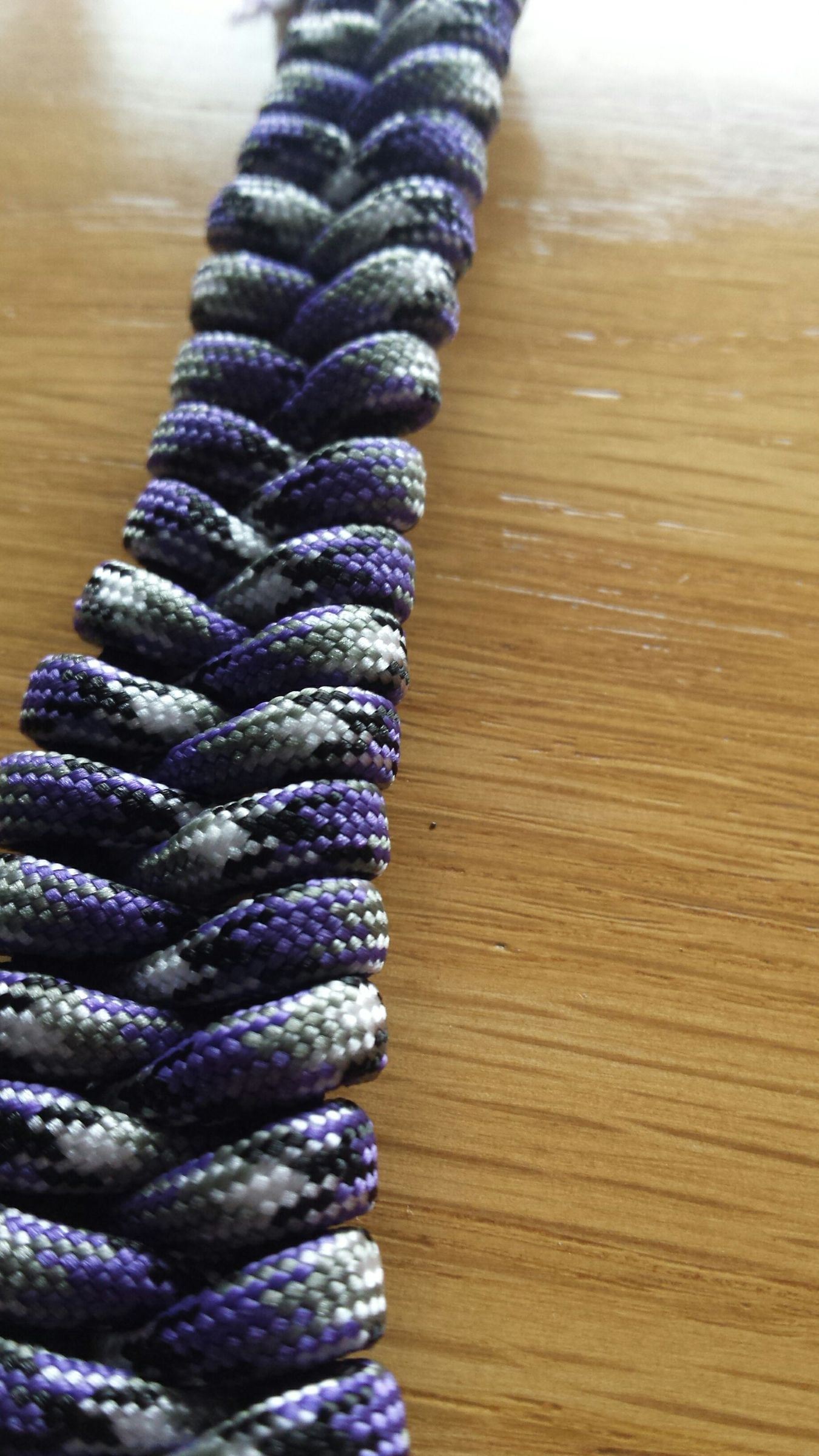 Paracord Fishtail With No Buckles : 6 Steps - Instructables
