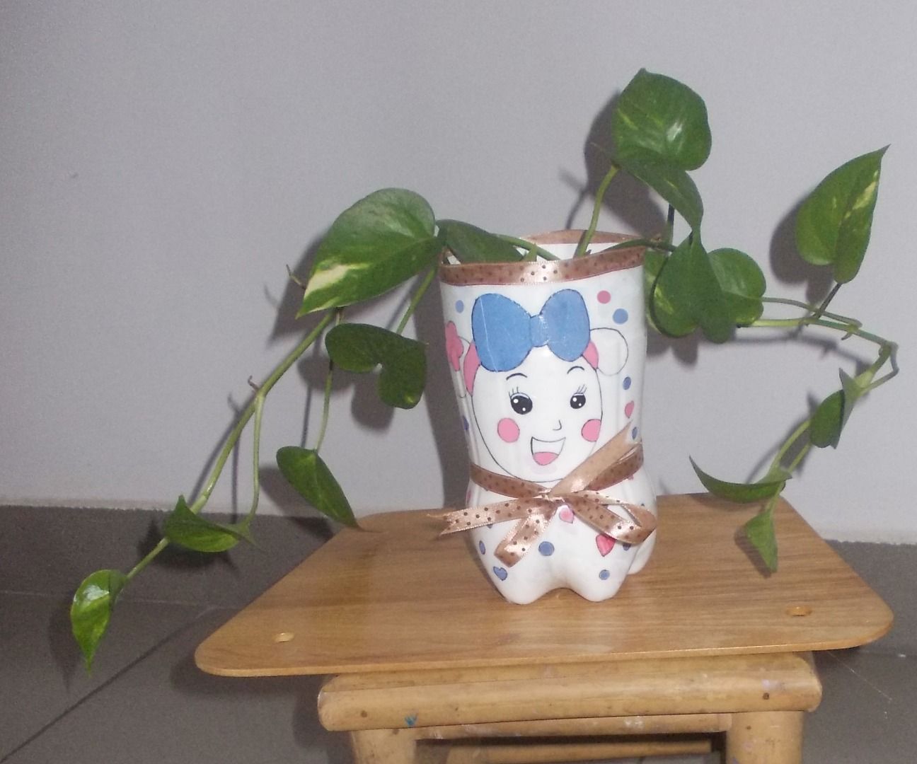 How to Make Miss La Sen Plastic Tree Vase. : 7 Steps - Instructables