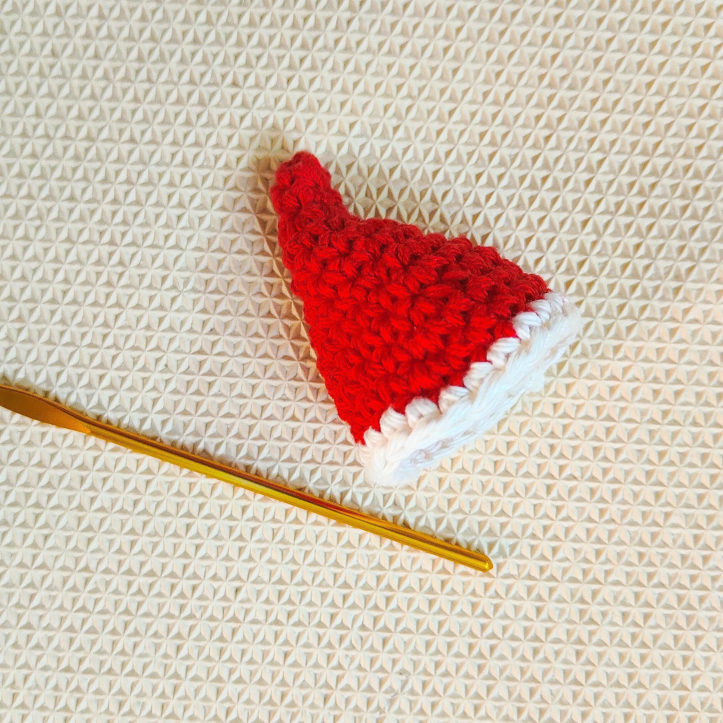 Crochet Mini Santa Hat Ornament With Single Crochets : 16 Steps (with ...