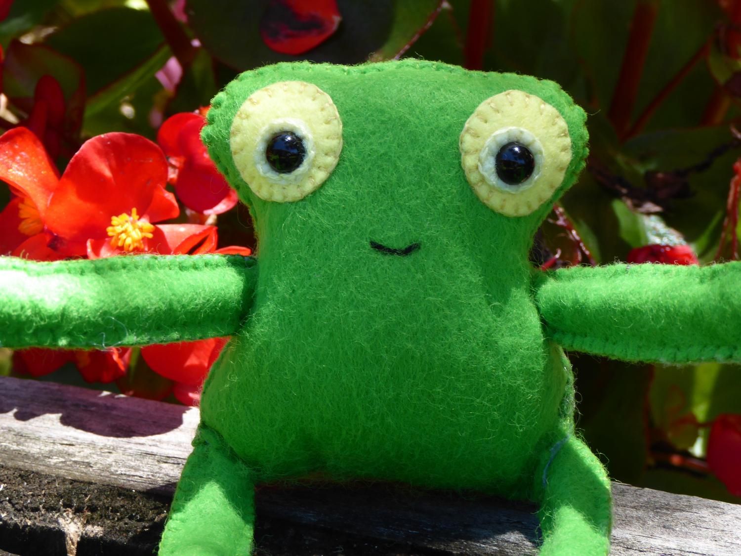 Cute Felt Frog Pal Wire Form Posable Sculpture : 11 Steps (with ...