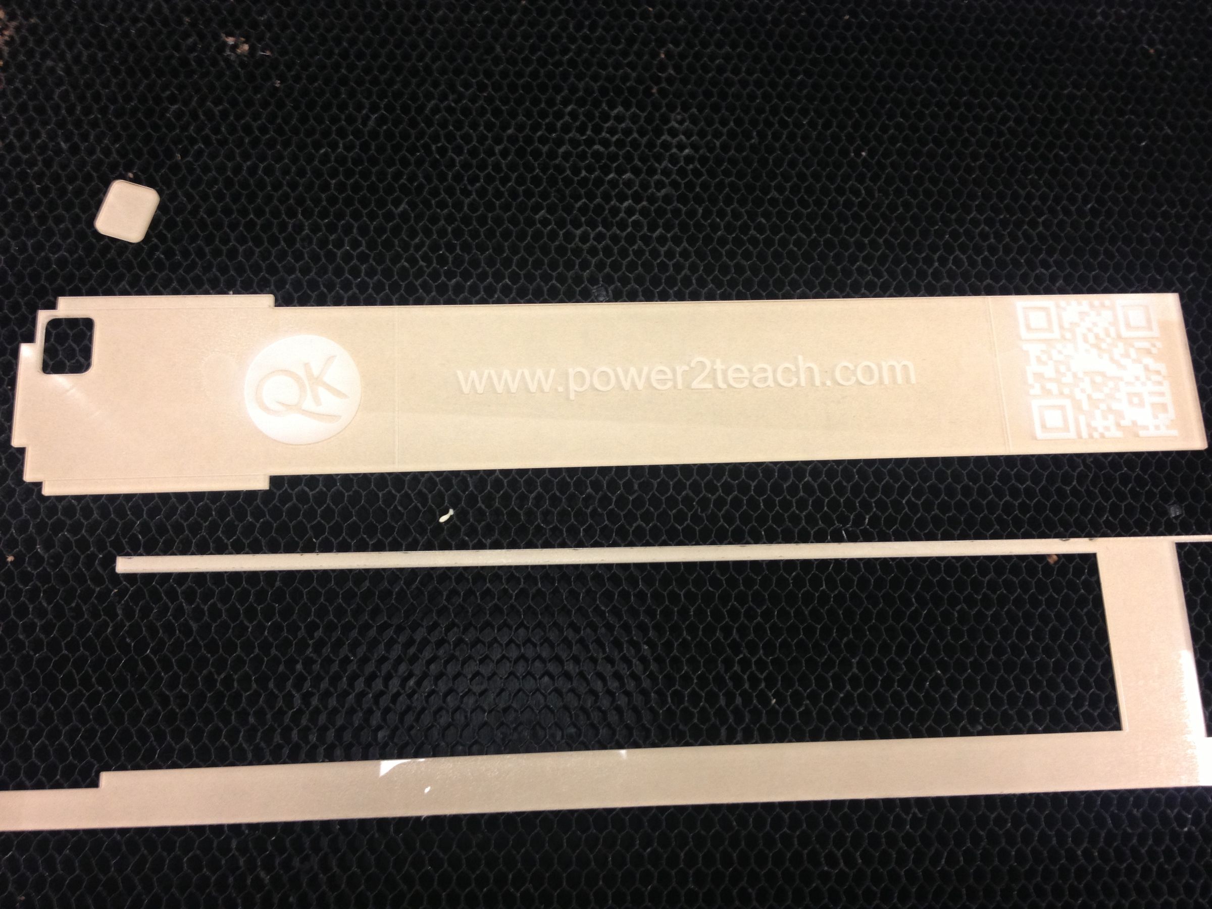 How to Make a Quick Key 'Scan Stand' for IPhone 4/4S/5 : 3 Steps ...