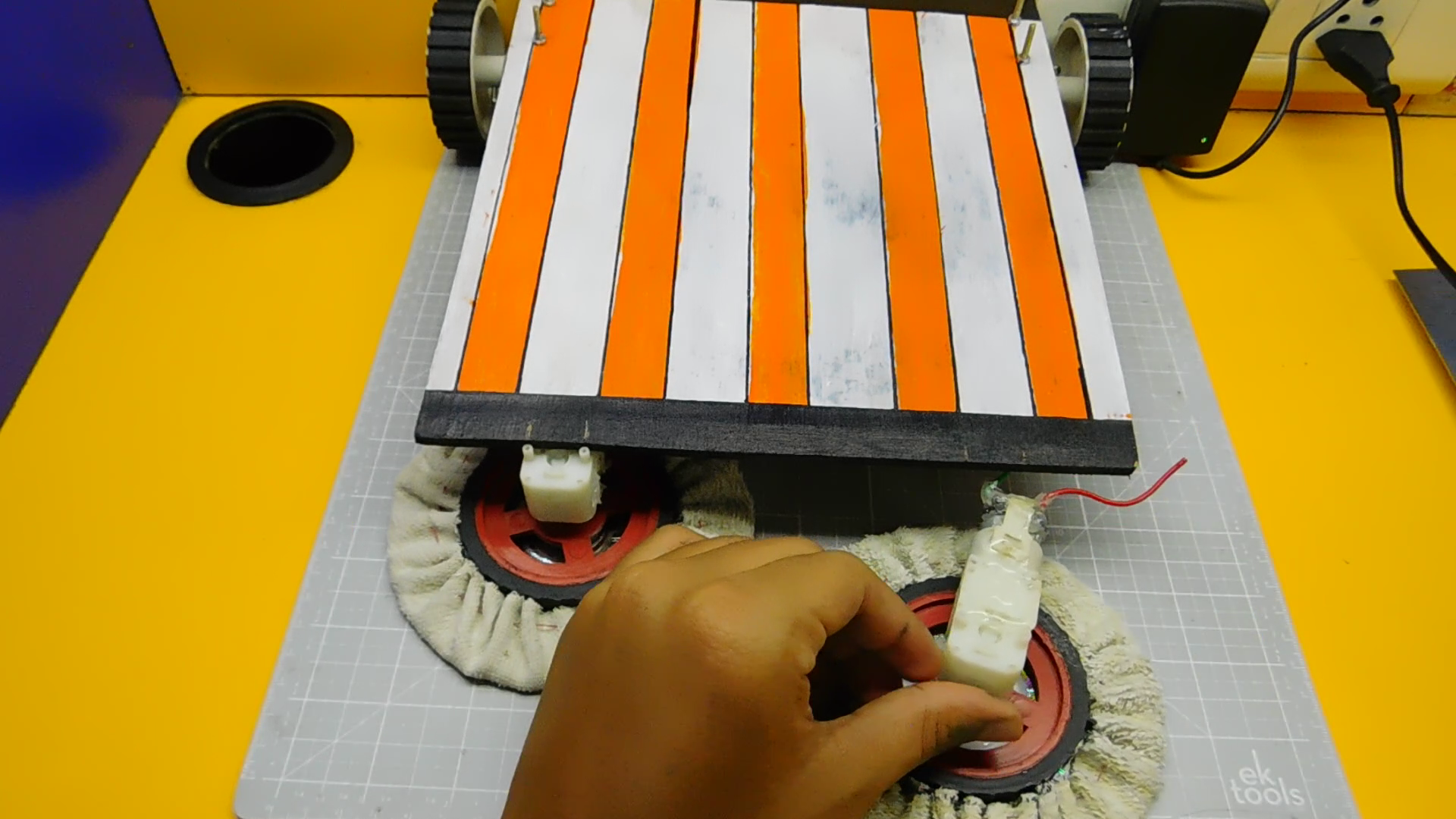 CleanSweep- the Floor Cleaning Robot! : 12 Steps (with Pictures ...