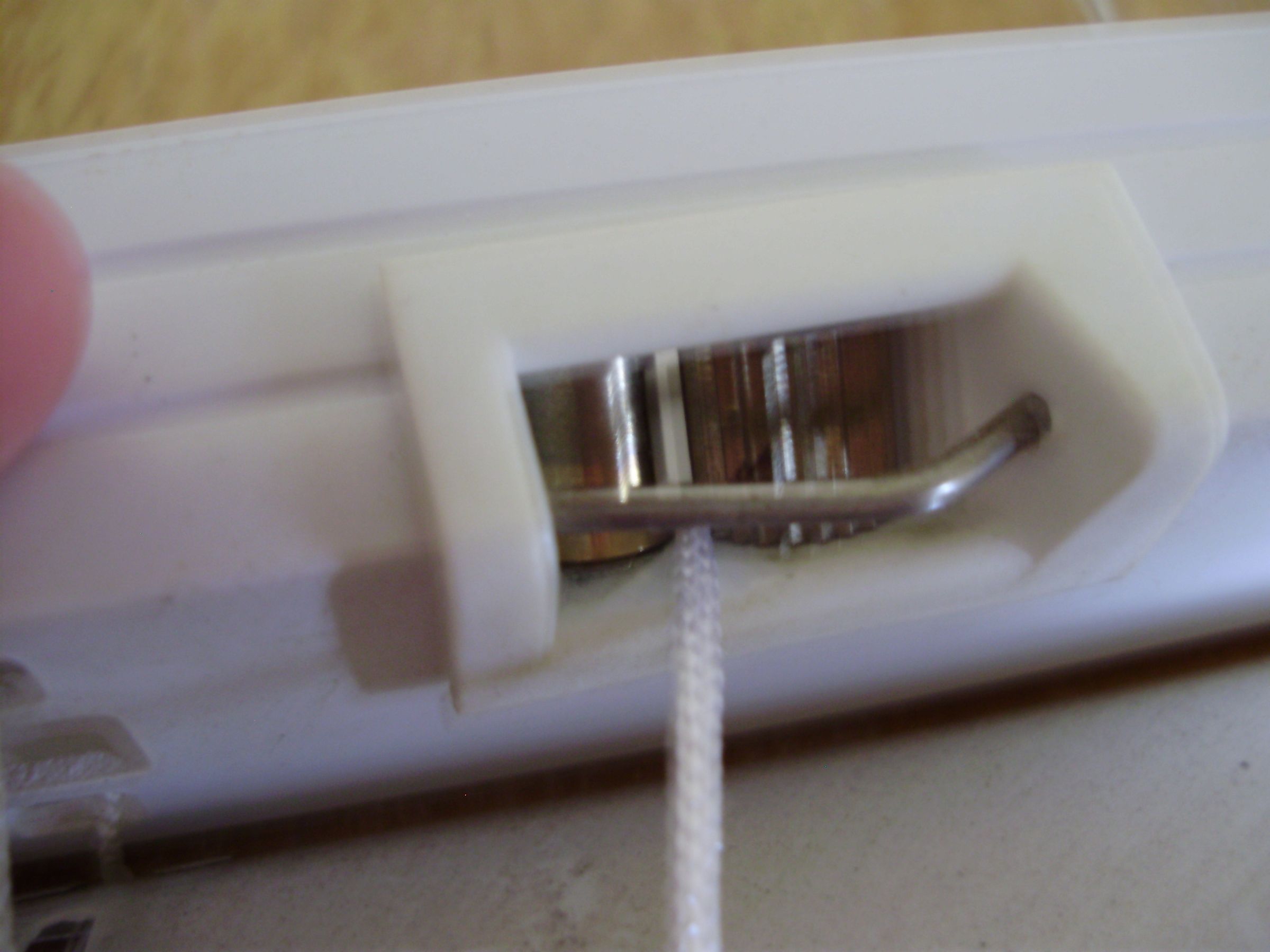 Repair Damaged Pull Cords on Horizontal Blinds : 7 Steps - Instructables