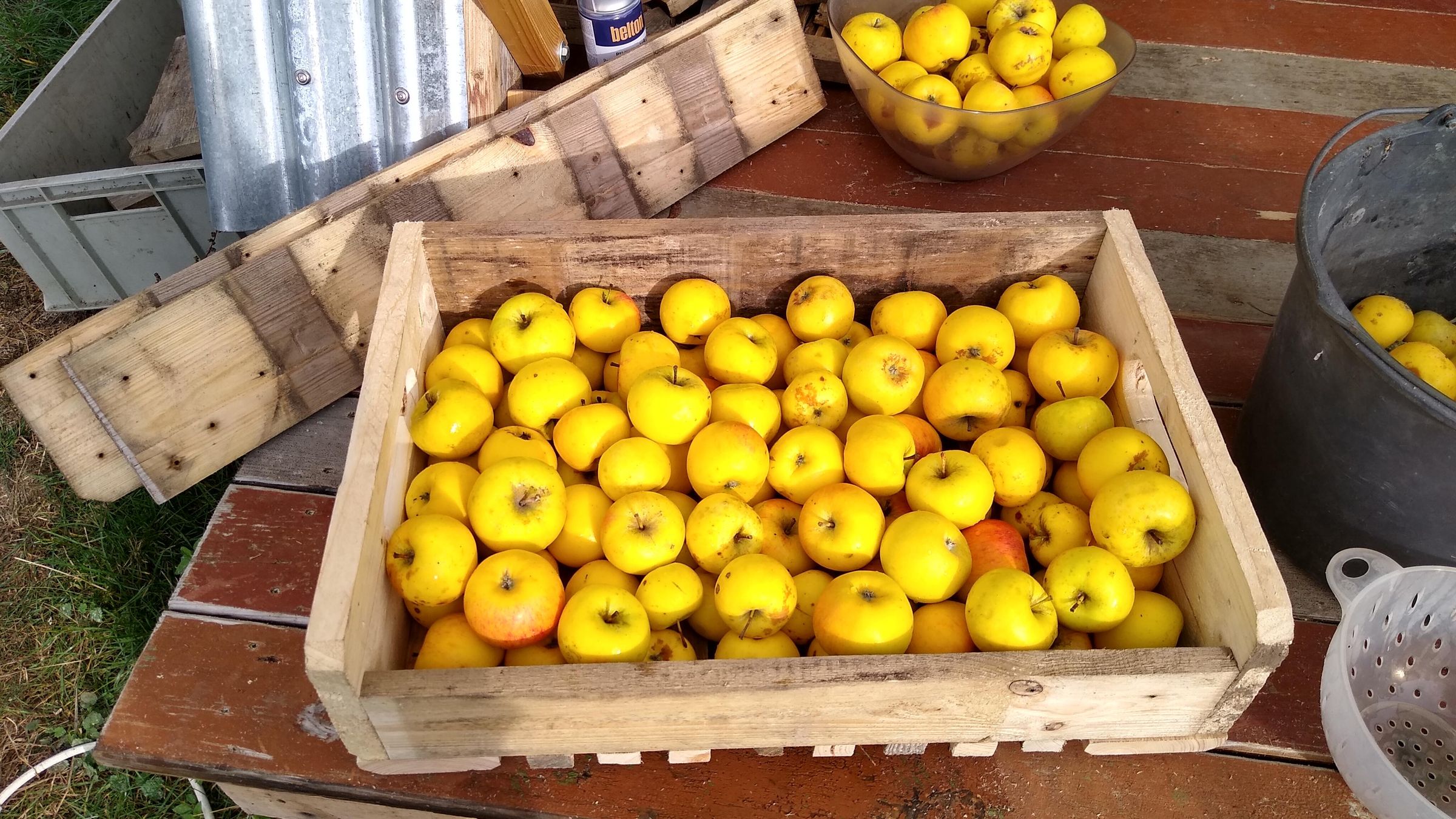 Stackable (Apple) Crates From Used Pallet Wood : 7 Steps (with Pictures ...