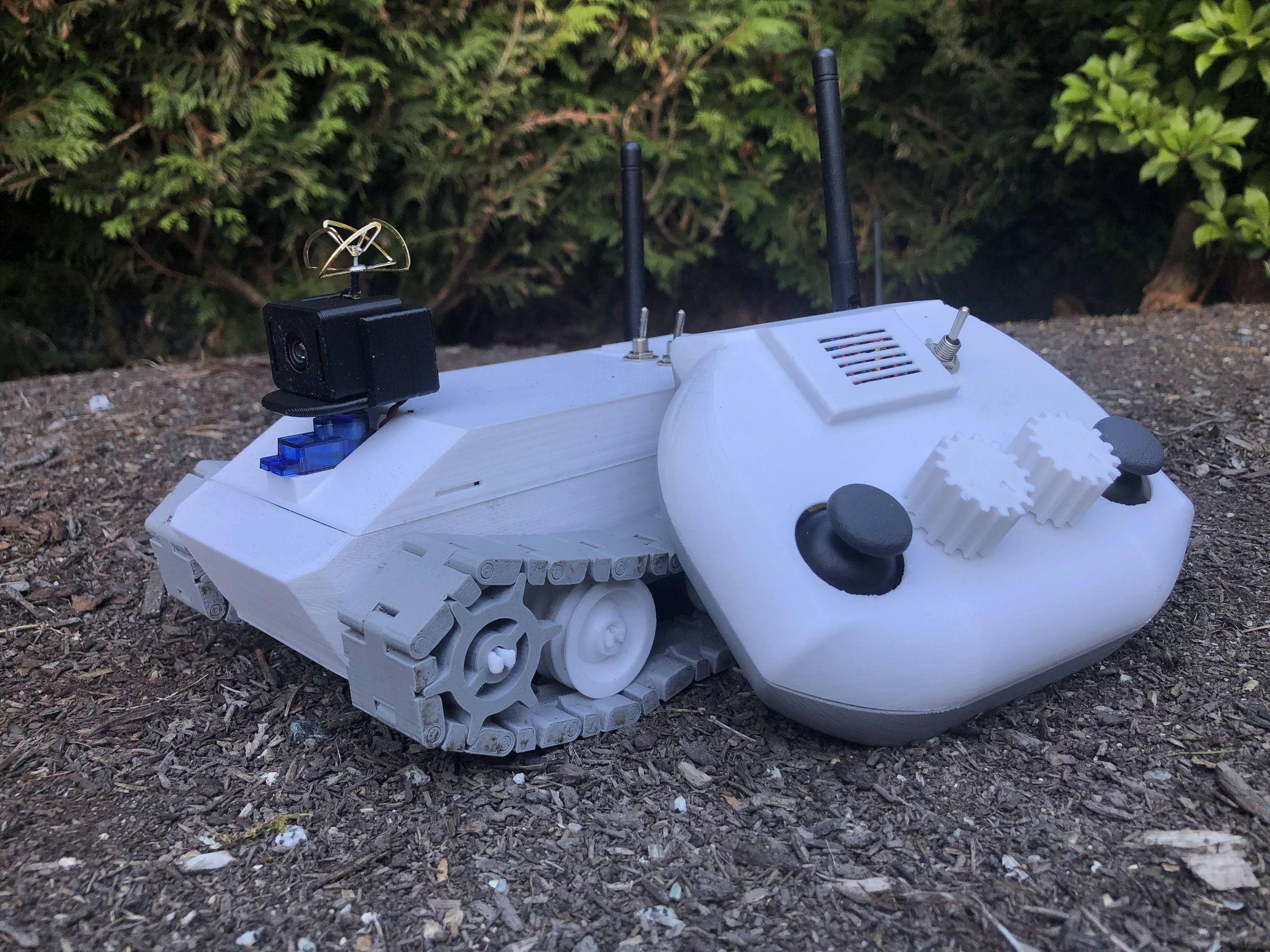 3D Printed Arduino FPV RC Tracked Car With Controller : 6 Steps (with ...