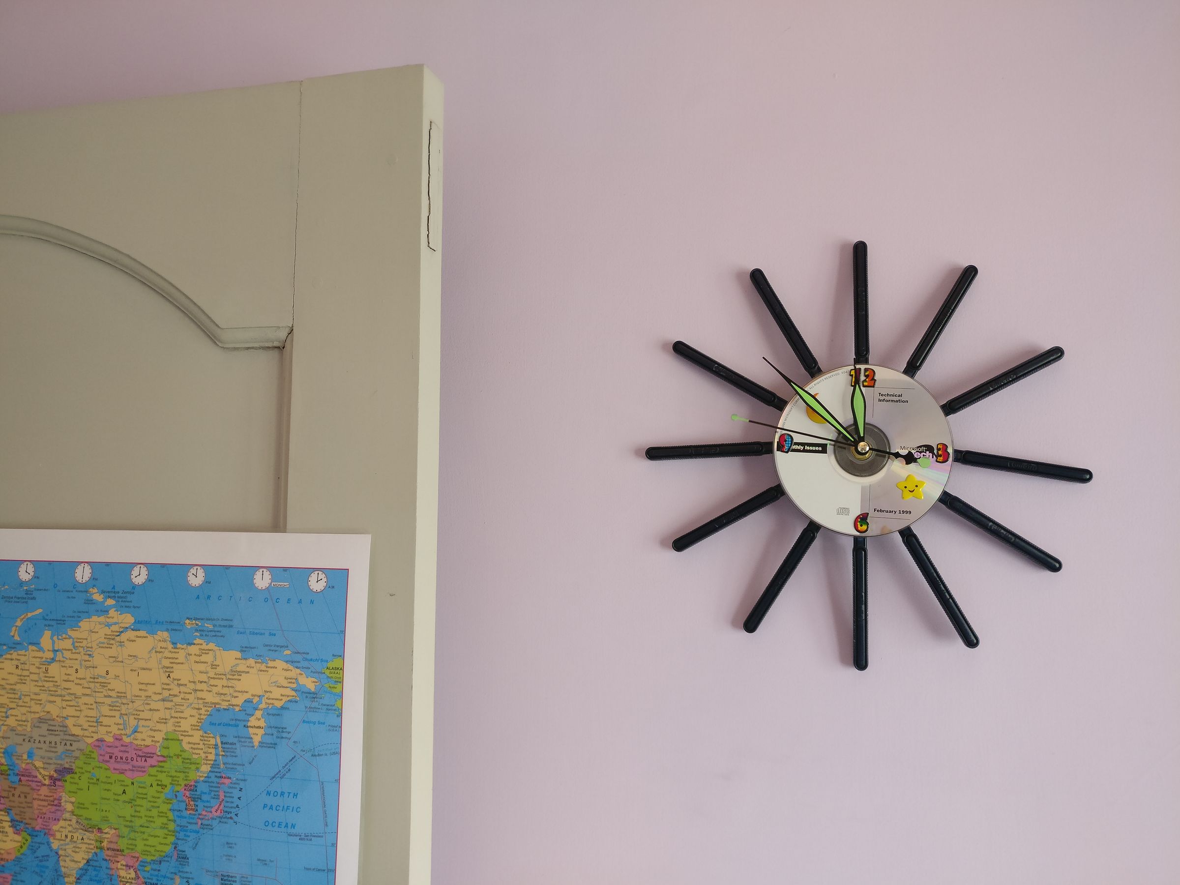 Recycled Razor Blades Clock : 3 Steps (with Pictures) - Instructables