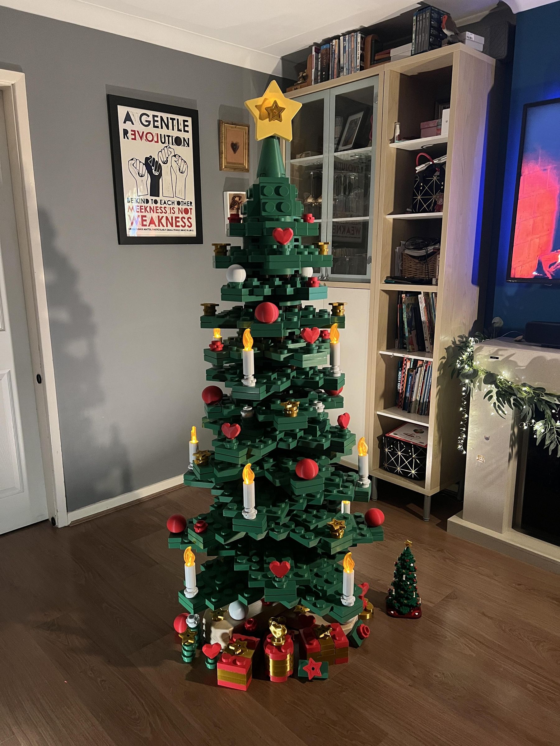 GIANT Lego* Christmas Tree *inspired : 4 Steps (with Pictures ...