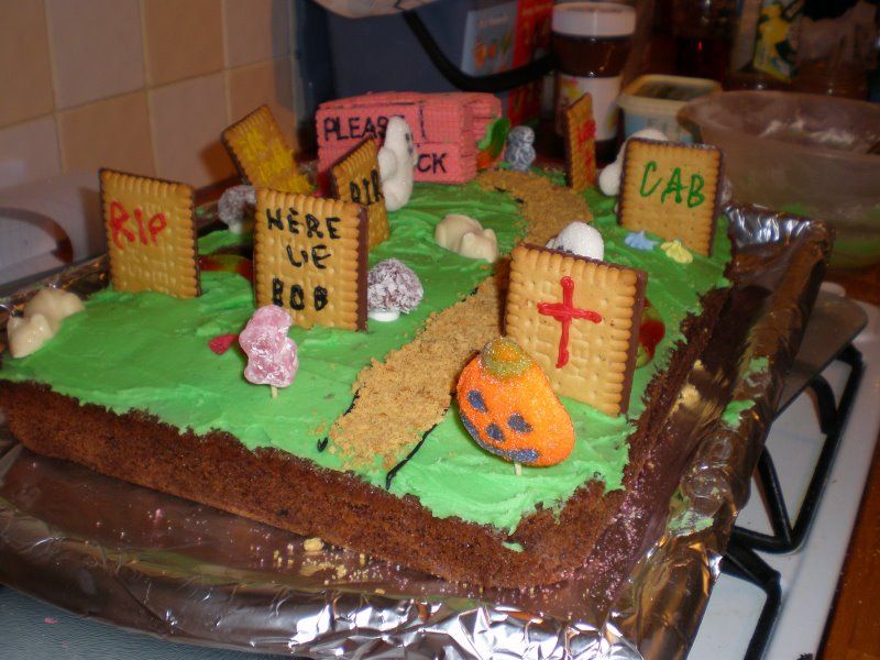 Halloween Graveyard Cake : 8 Steps (with Pictures) - Instructables